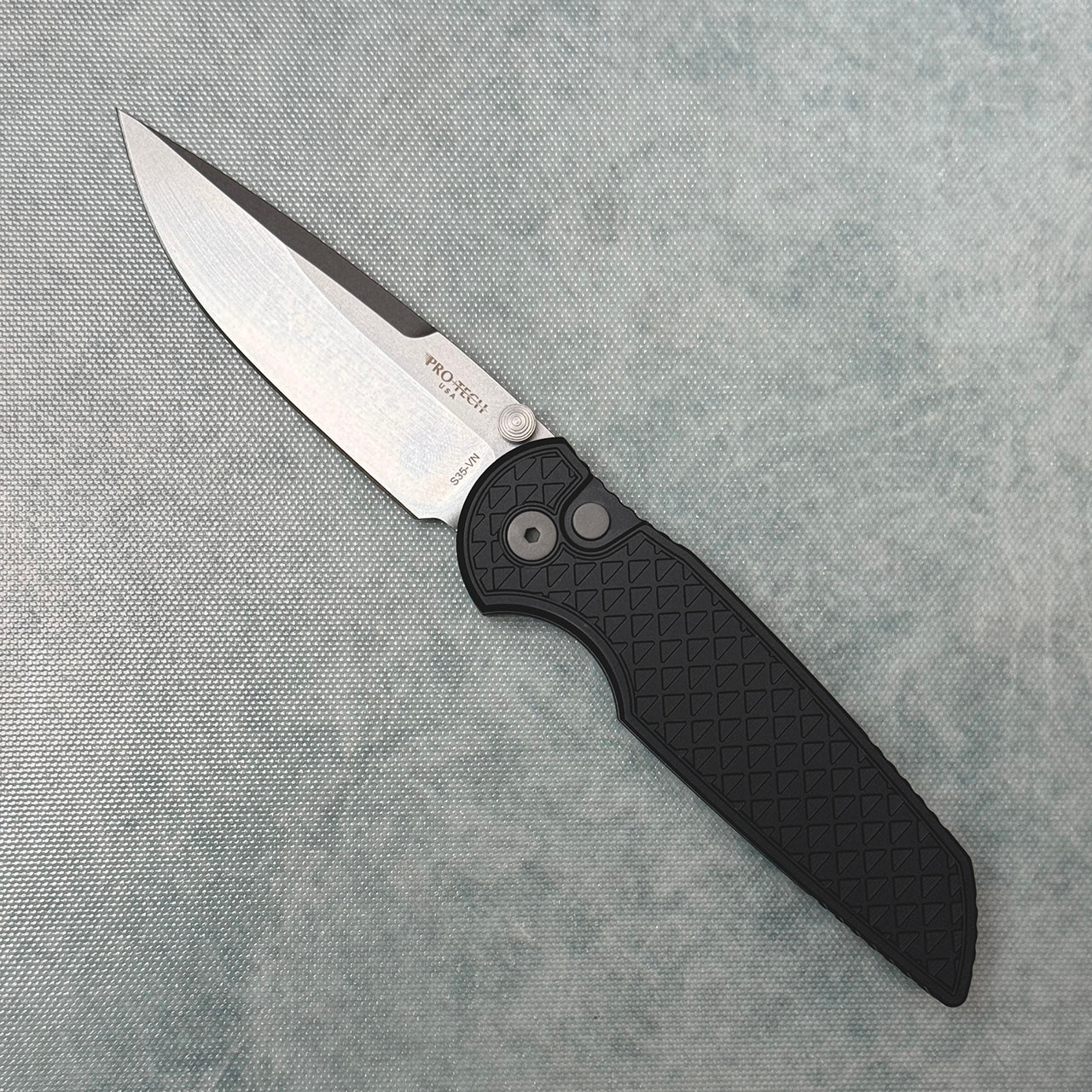 Pro Tech Tr 3 Integrity Button Lock Relic Textured Black Handle