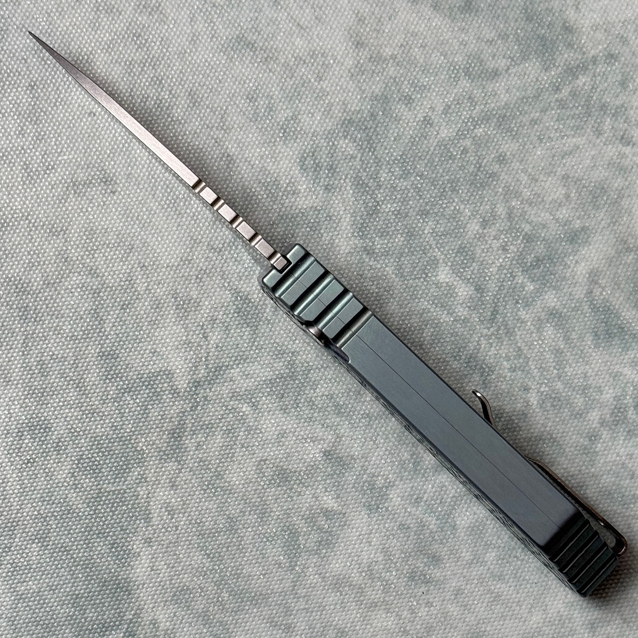 Pro Tech Strider Pt Auto Unique Anodized Bluegold Gridlock Titanium