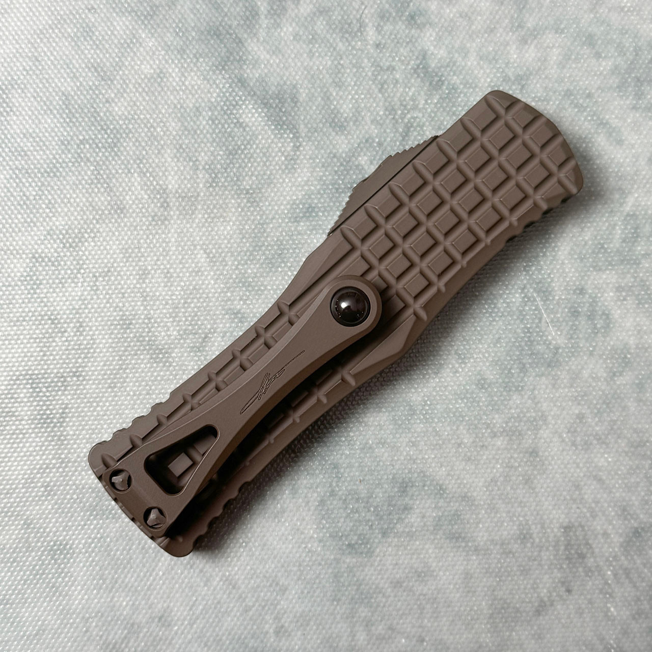 Microtech Hera Hellhound Frag Chocolate Brown Cerakote Standard ...