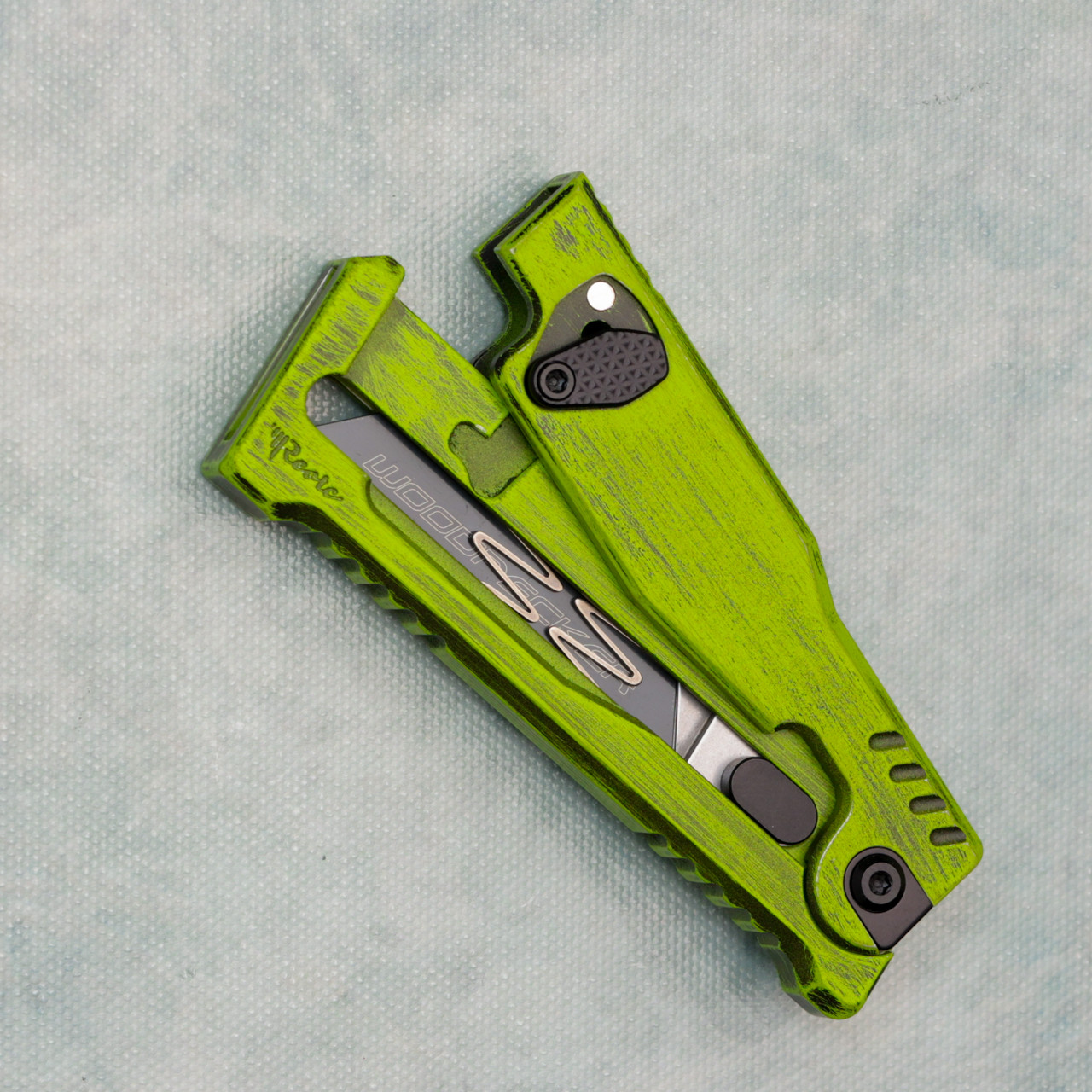 Reate EXO-U Utility Gravity Knife Distressed Green Aluminum Handles ...