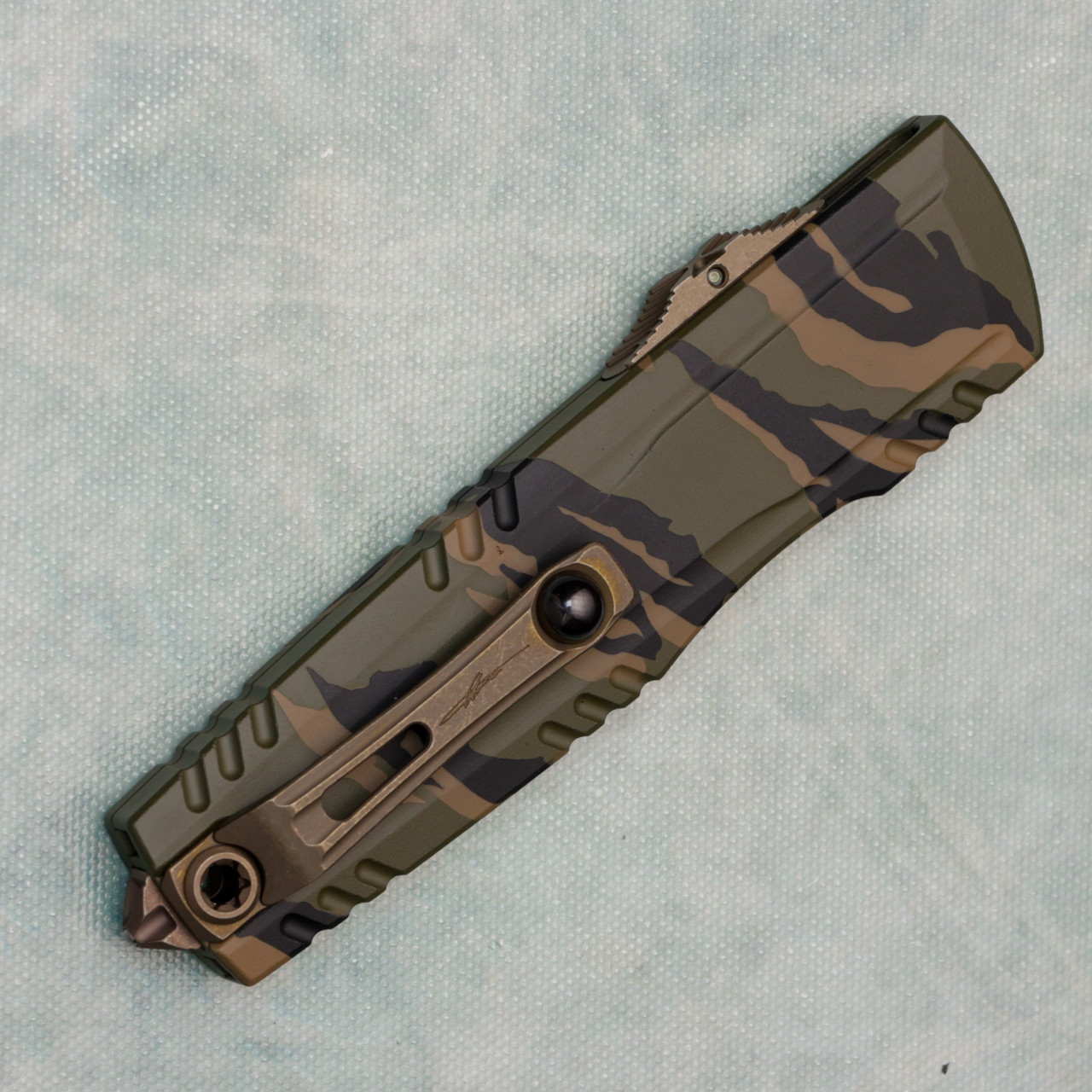 Microtech Luminary ZBP Tiger Stripe Camo Full Serrated Signature Series ...