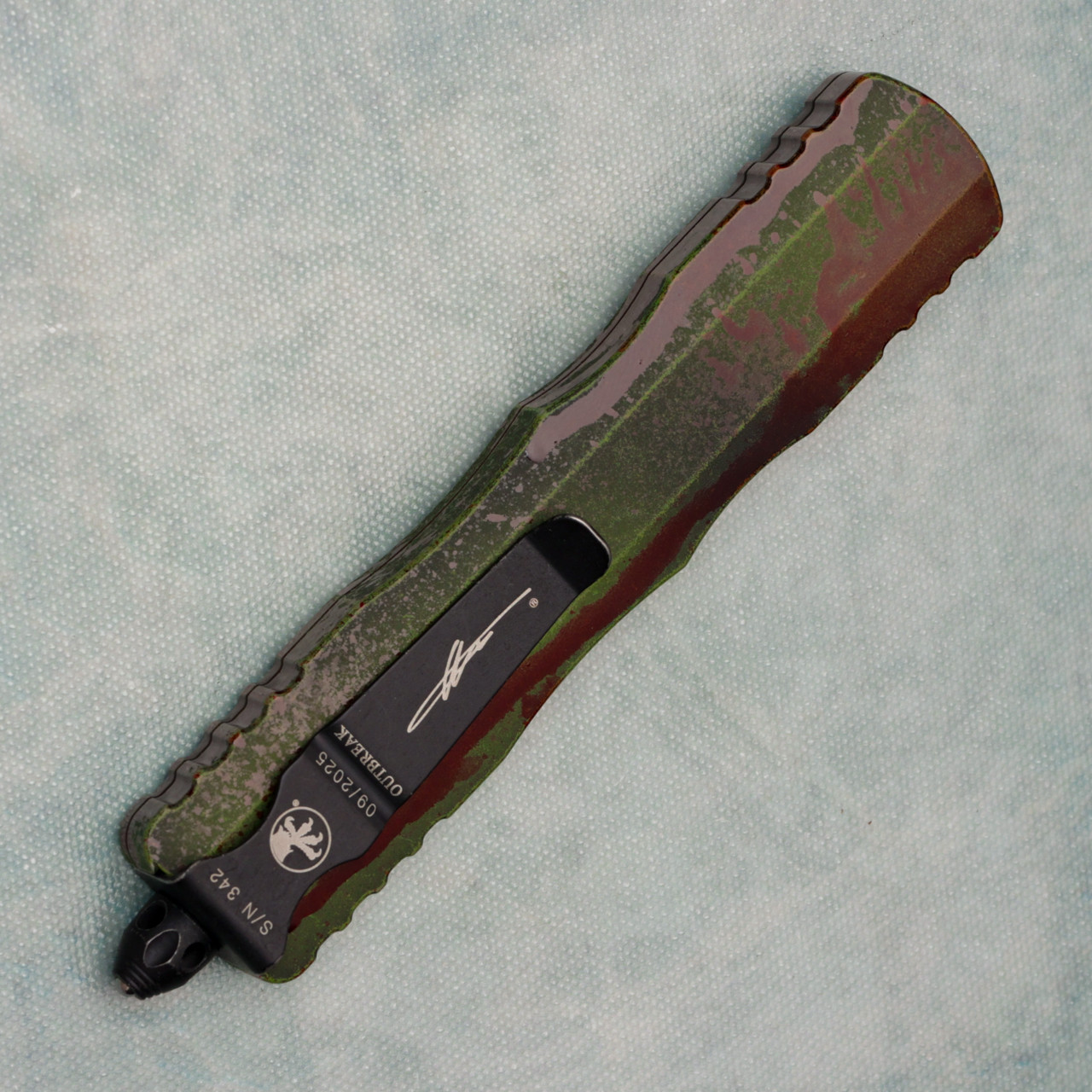 Microtech Dirac Delta D/E Outbreak Part Serrated Signature Series 227 ...