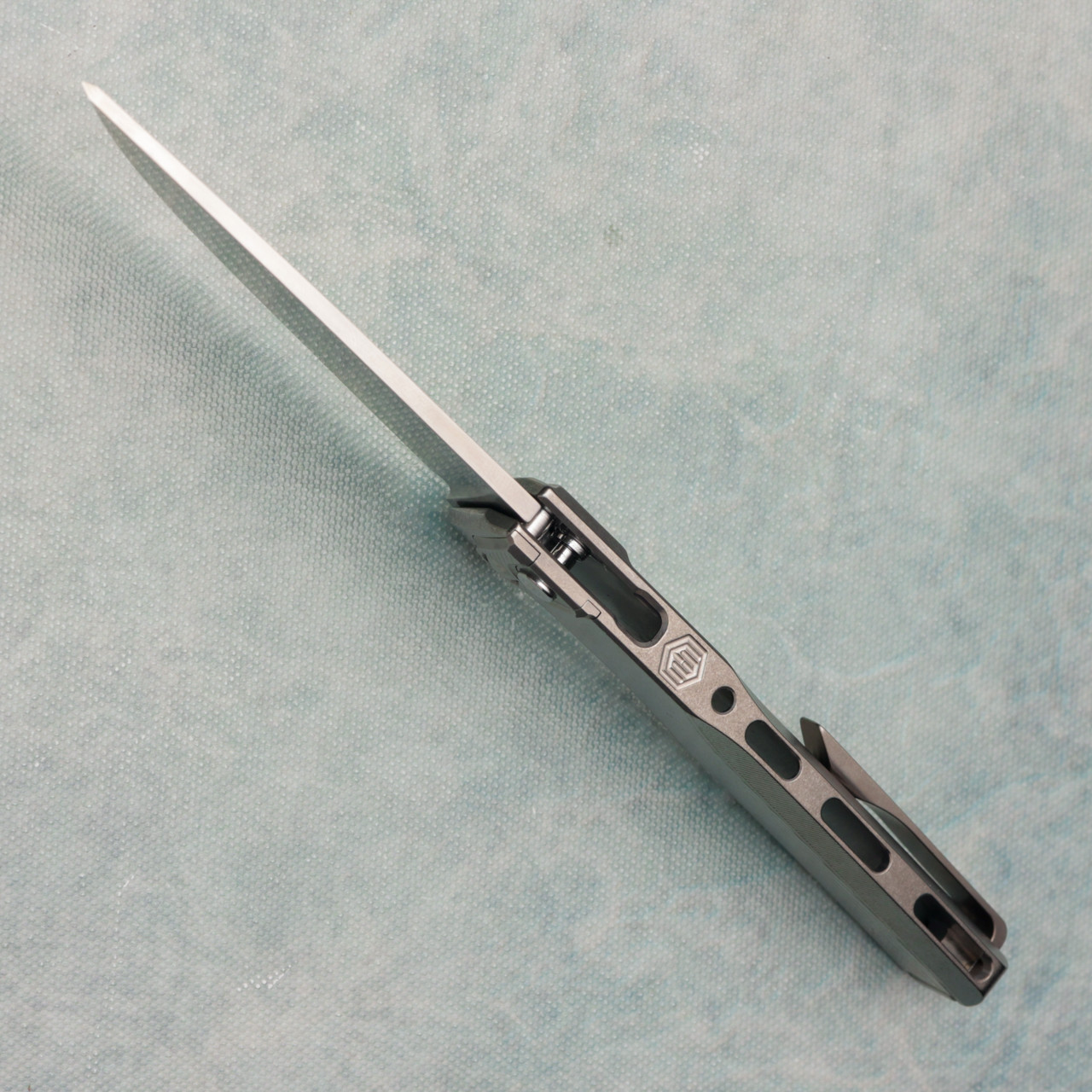 MachineWise Sonora Button Lock Flipper Starburst Titanium Integral ...