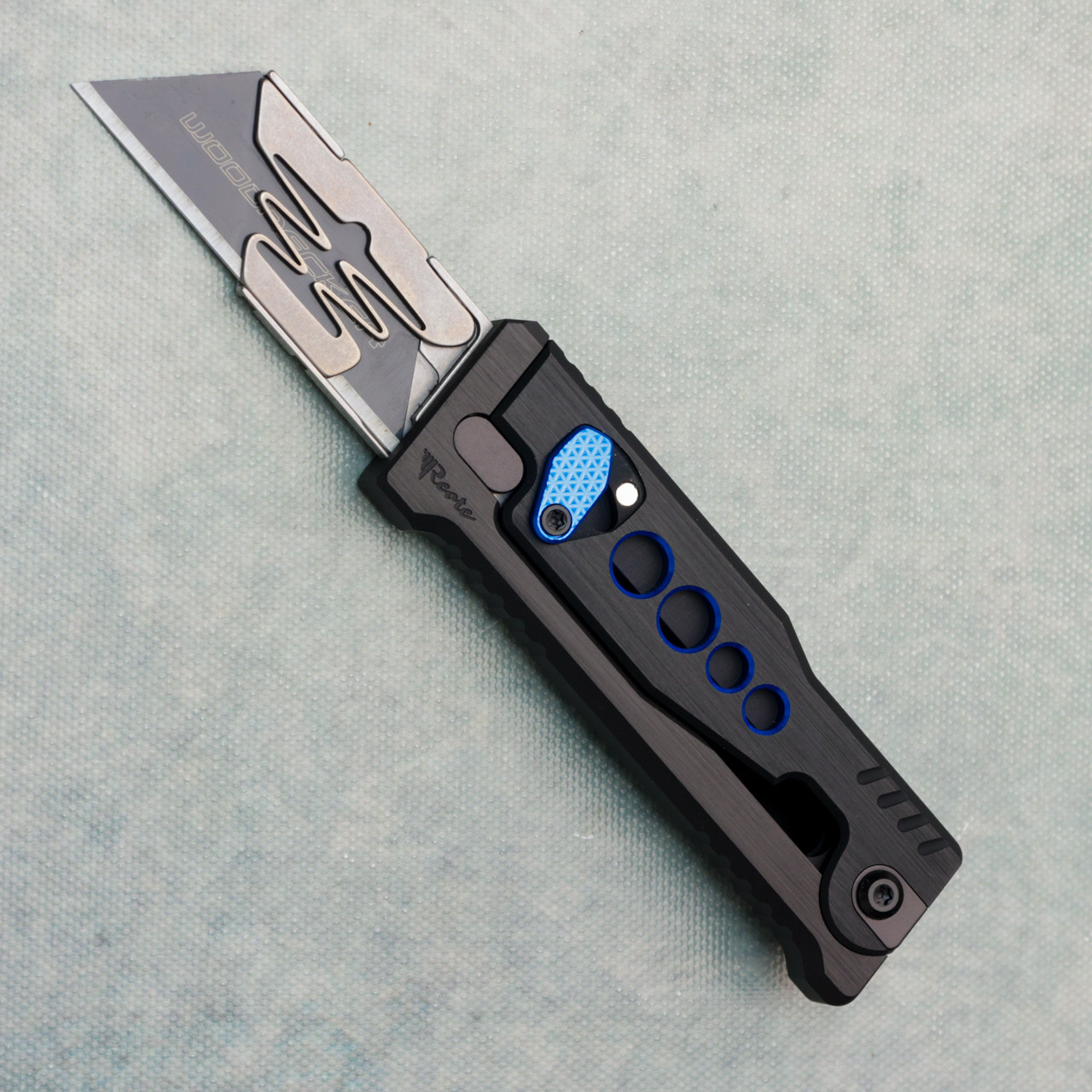 Reate EXO-U Utility Gravity Knife Black Aluminum w/ Blue Speed Hole ...