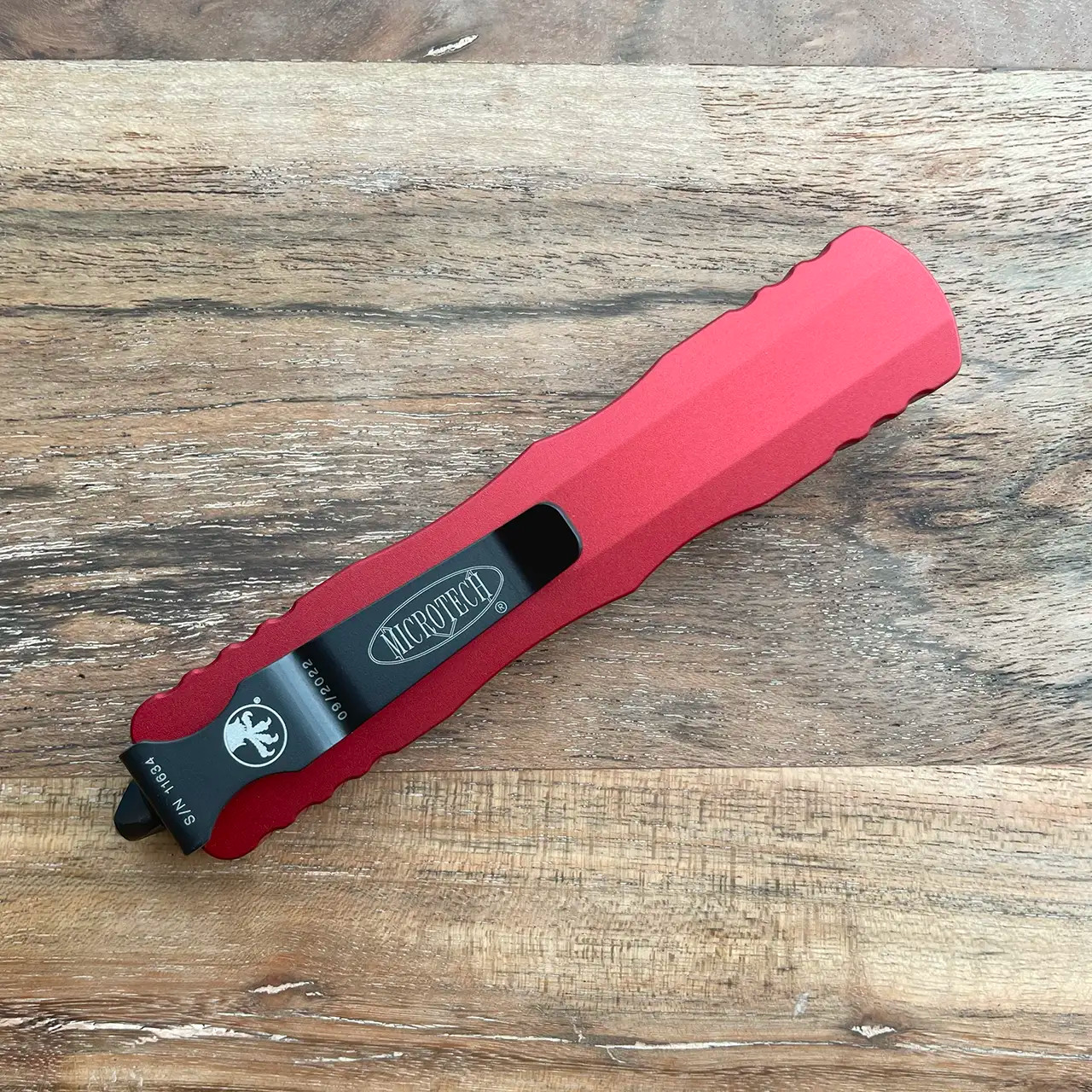 Microtech Dirac D/E Red Full Serrated 225-3RD | American Edge Knives