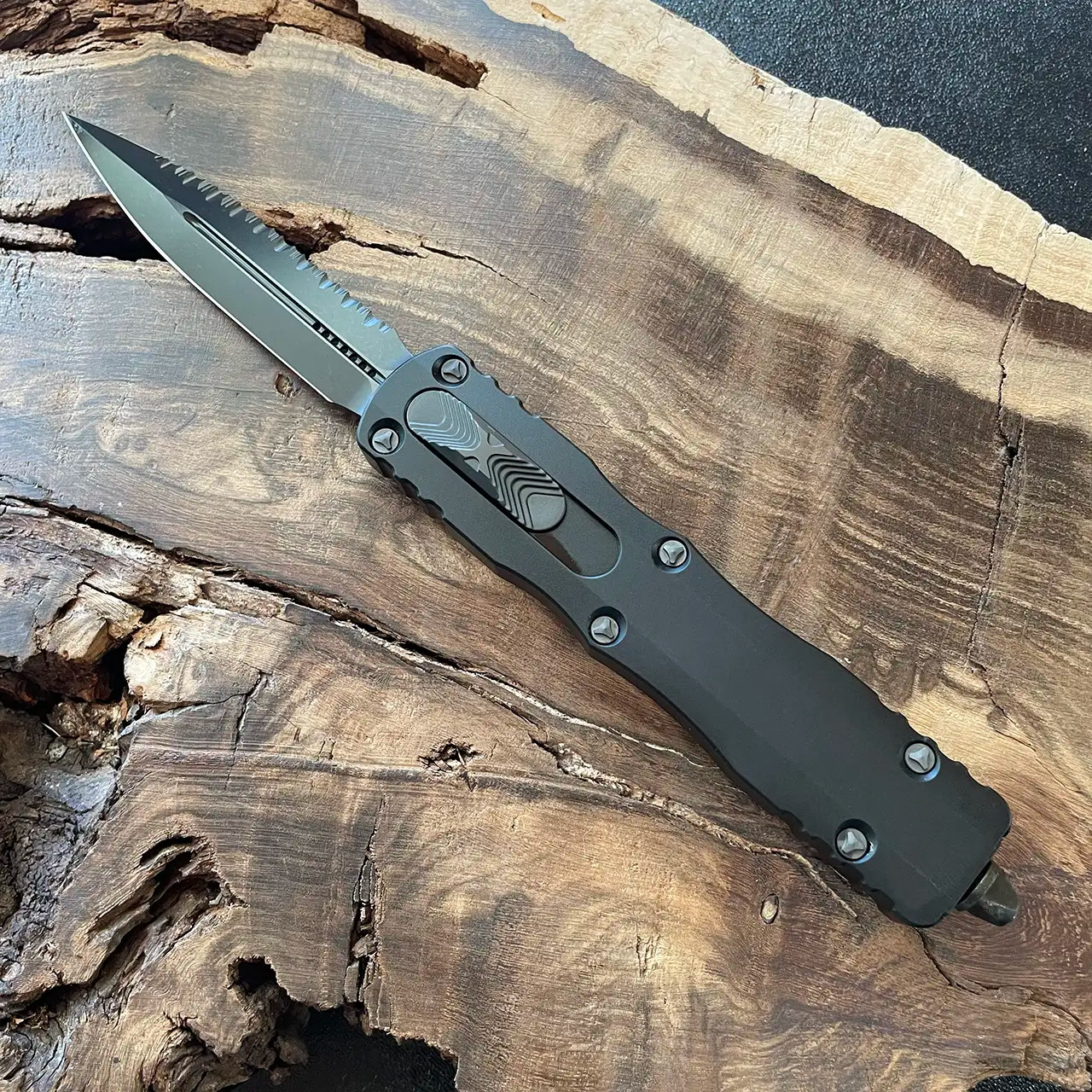 Microtech Dirac Delta D/E Shadow Fully Serrated Signature Series 227 ...