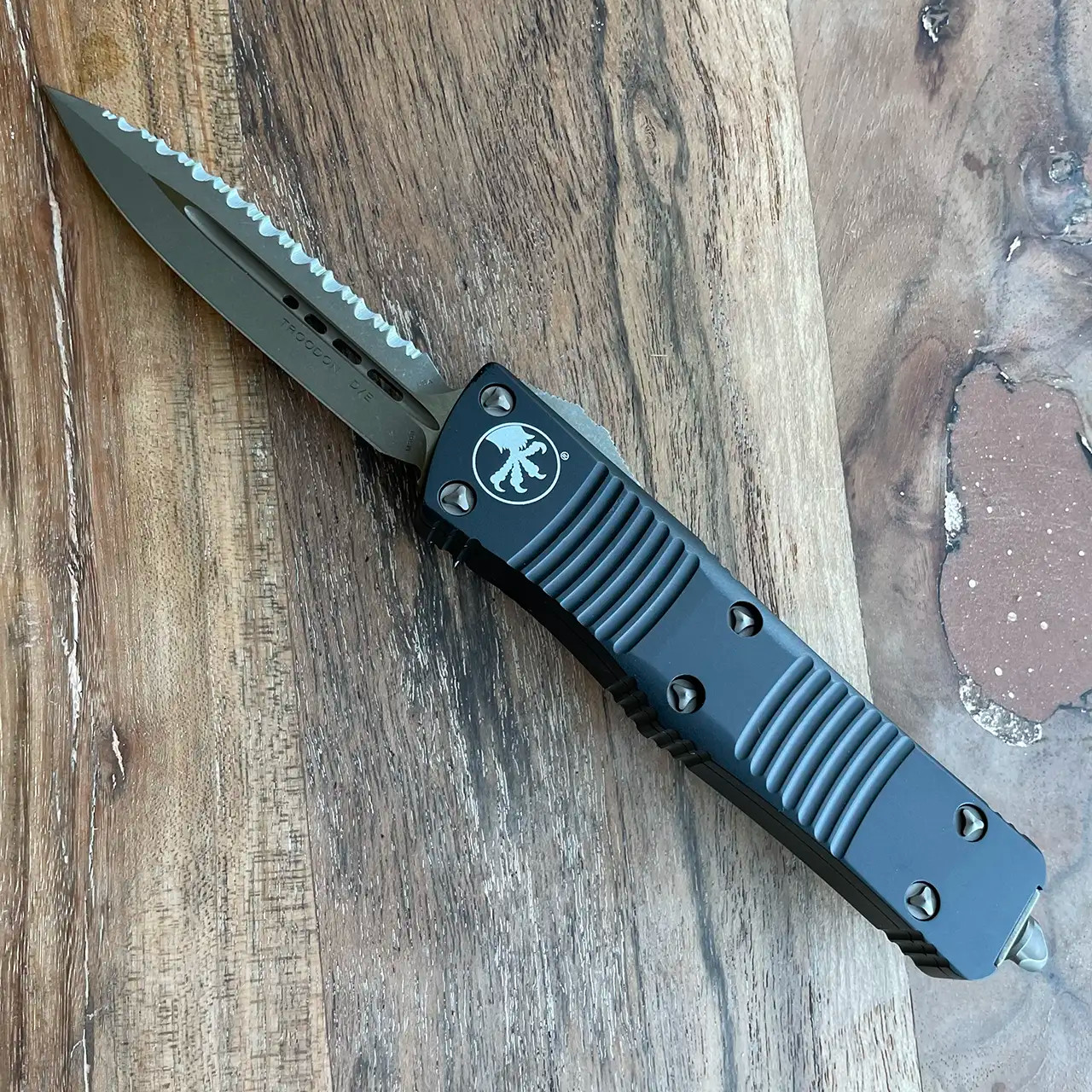 Microtech Troodon D/E Bronzed Apocalyptic Full Serrated 138-15AP ...