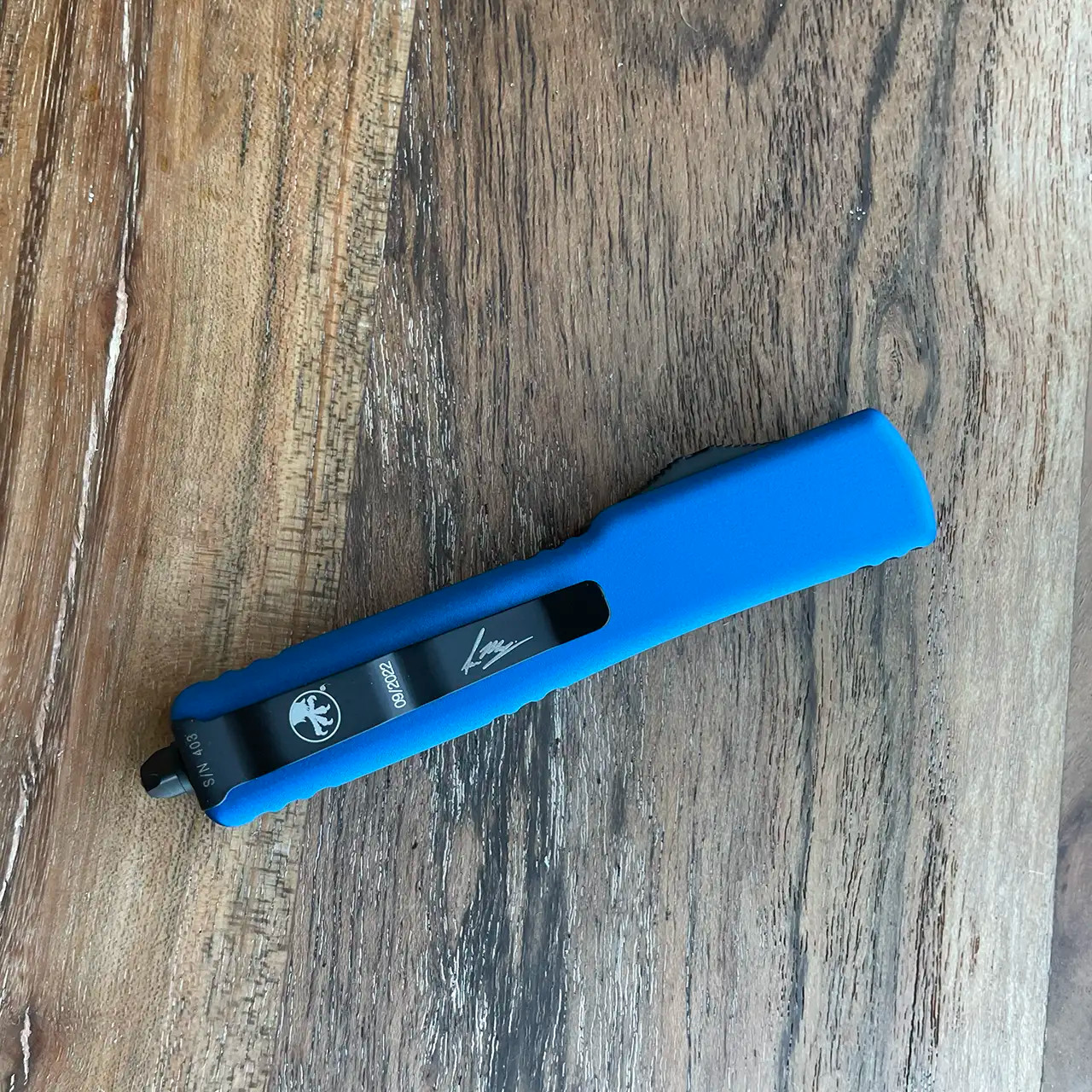 Microtech UTX-70 S/E Hellhound Blue Standard Signature Series 419-1BLS ...