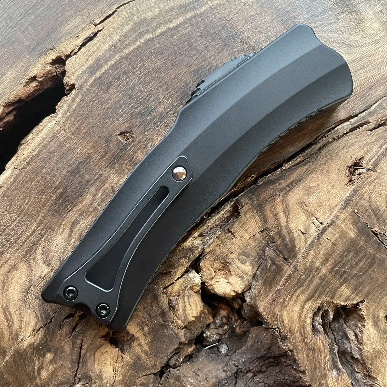 Heretic Knives Roc Curved Otf Tactical Black Handle Two Tone Black