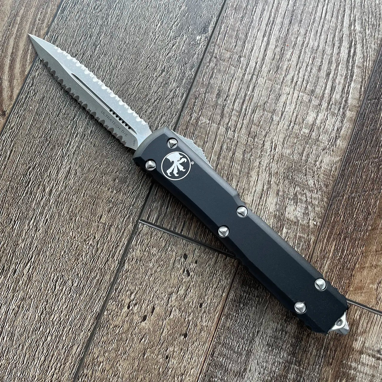 Microtech Ultratech D/E Black Apocalyptic Full Serrated 122-D12AP ...