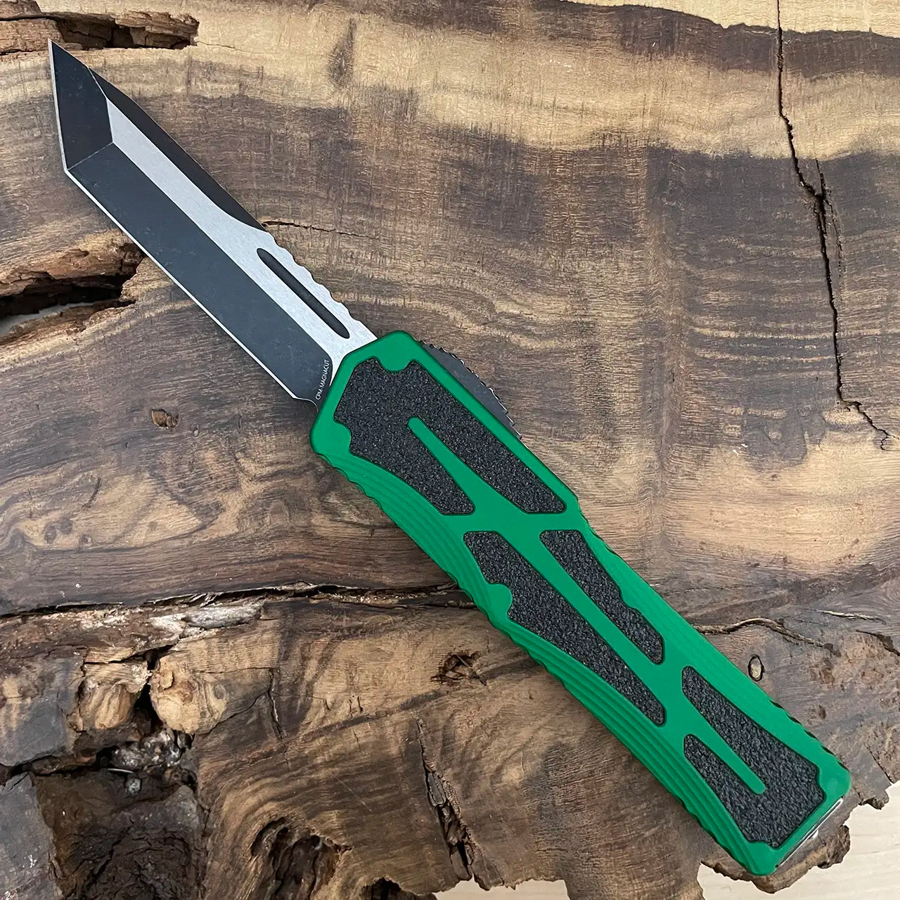 Heretic Knives Colossus T/E Green Handle w/ Black Grip Inlays Two Tone Battle Black Standard ...