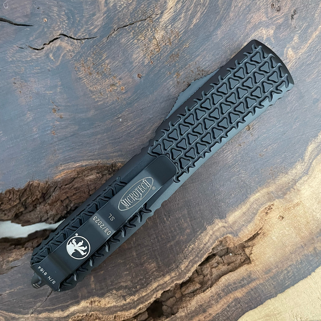 Microtech Ultratech D/E Sith Lord Red Tri-Grip Serrated Signature ...
