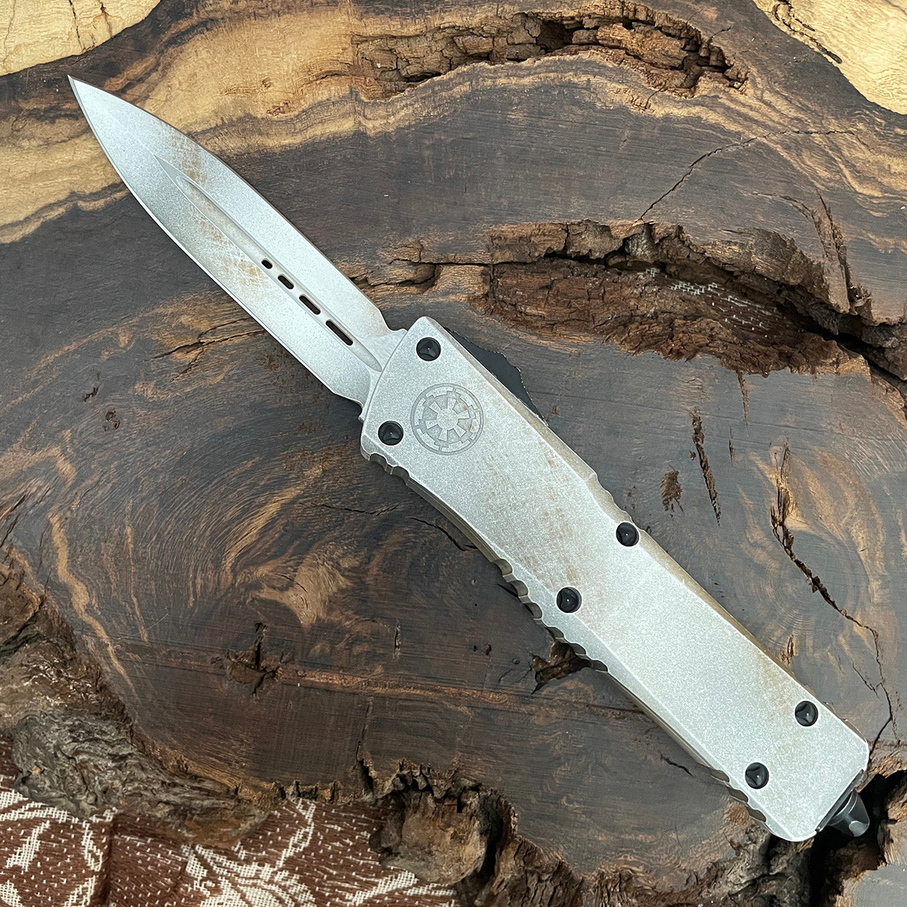 Microtech Combat Troodon D/E Sandtrooper Deep Engraved Smooth Chassis ...
