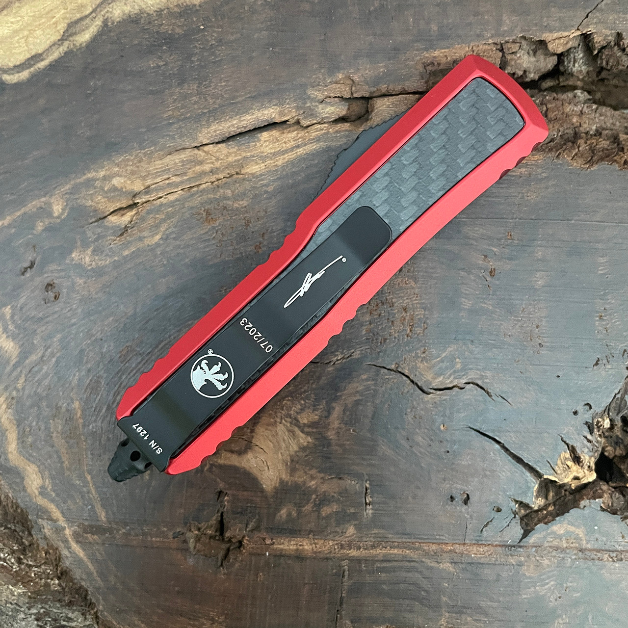 Microtech Daytona D/E Carbon Fiber Inlay Red Handle Black Full Serrated ...