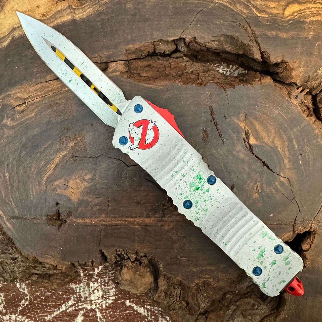 Microtech Combat Troodon D/E Ghostbusters Slime White Standard ...