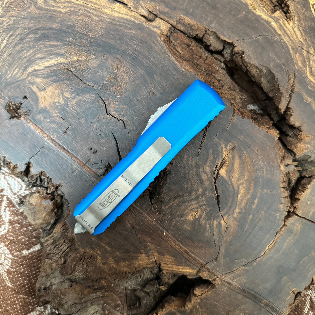 Microtech Utx 85 D E Blue Apocalyptic Serrated 232 11apbl American