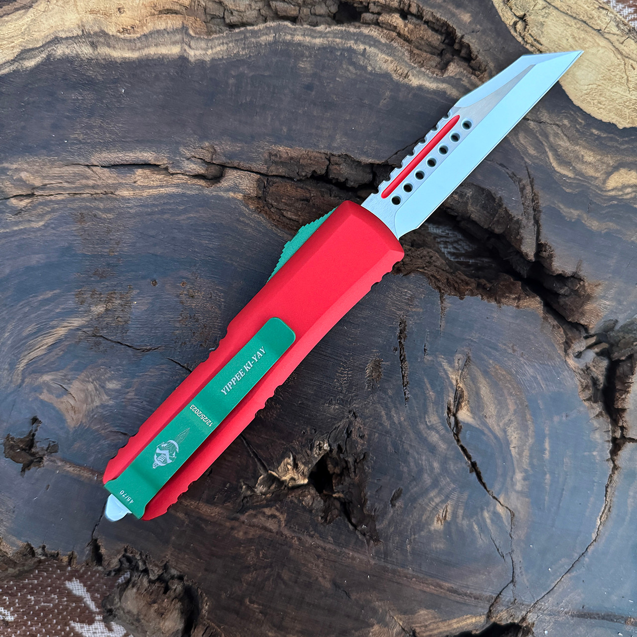 Microtech UTX-85 Warhound Christmas Handle White Standard 719W-1CMAS ...