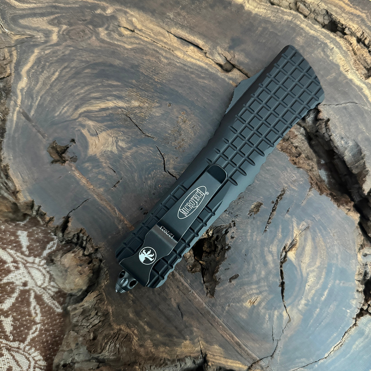 Microtech Combat Troodon Te Delta Frag Le Fluted Dlc Serrated Dlc