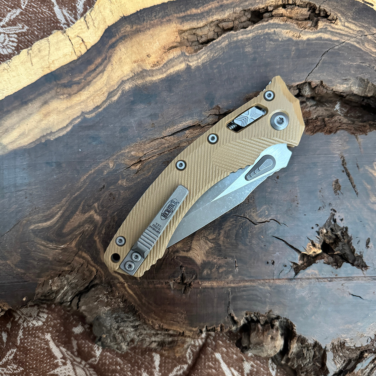 Microtech Amphibian Ram Lok Se Fluted Tan G 10 Apocalyptic Standard