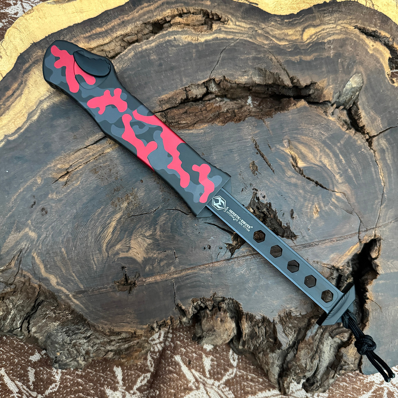 Heretic Knives Hydra Otf Auto Red Camo Handle Two Tone Recurve Blade