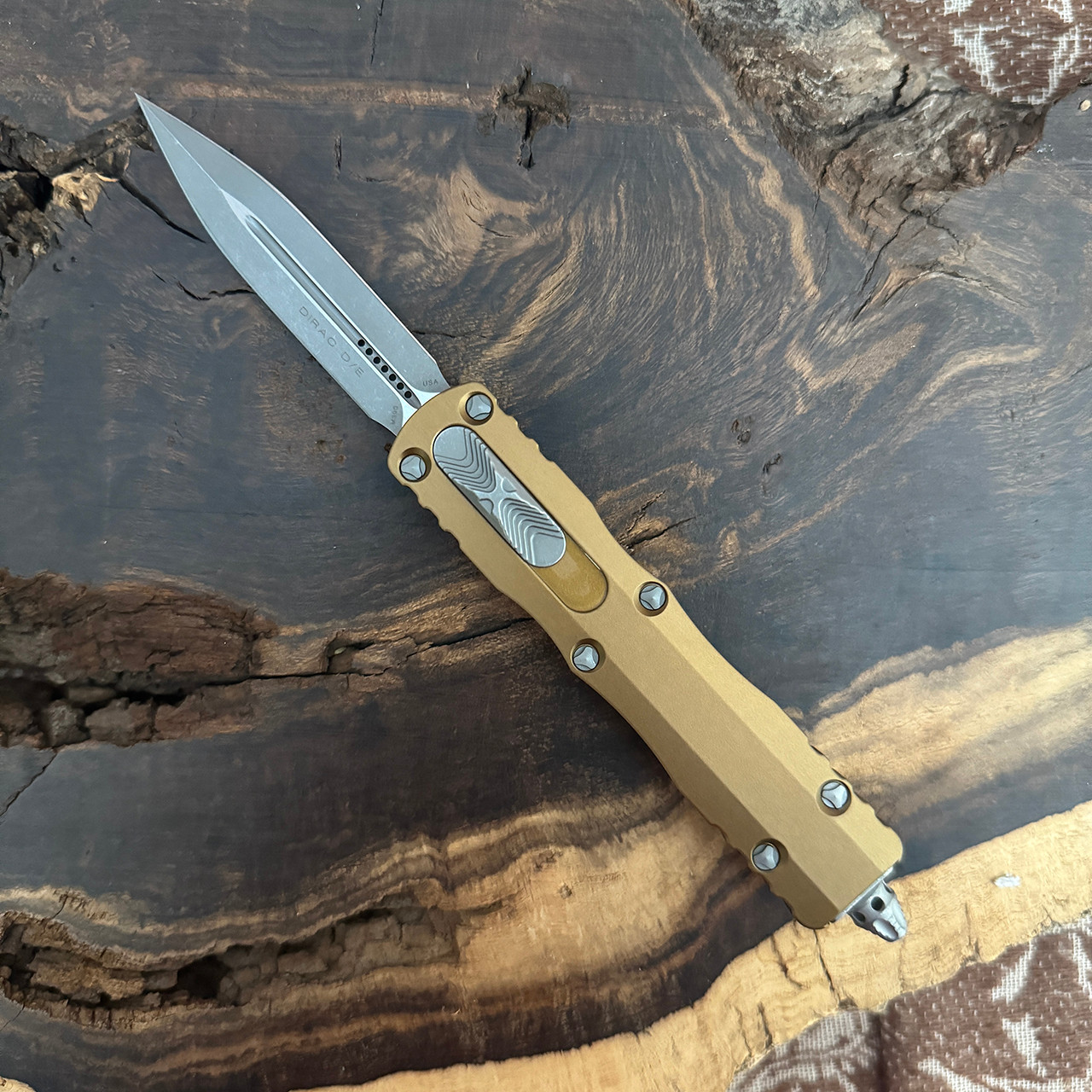 Microtech Dirac D/E Tan Apocalyptic Standard 225-10APTA | American Edge ...
