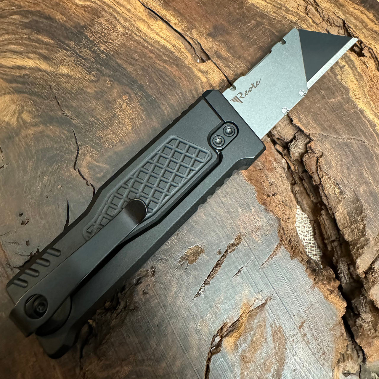 Reate EXO-U Utility Gravity Knife Black Aluminum Diamond Patterned ...