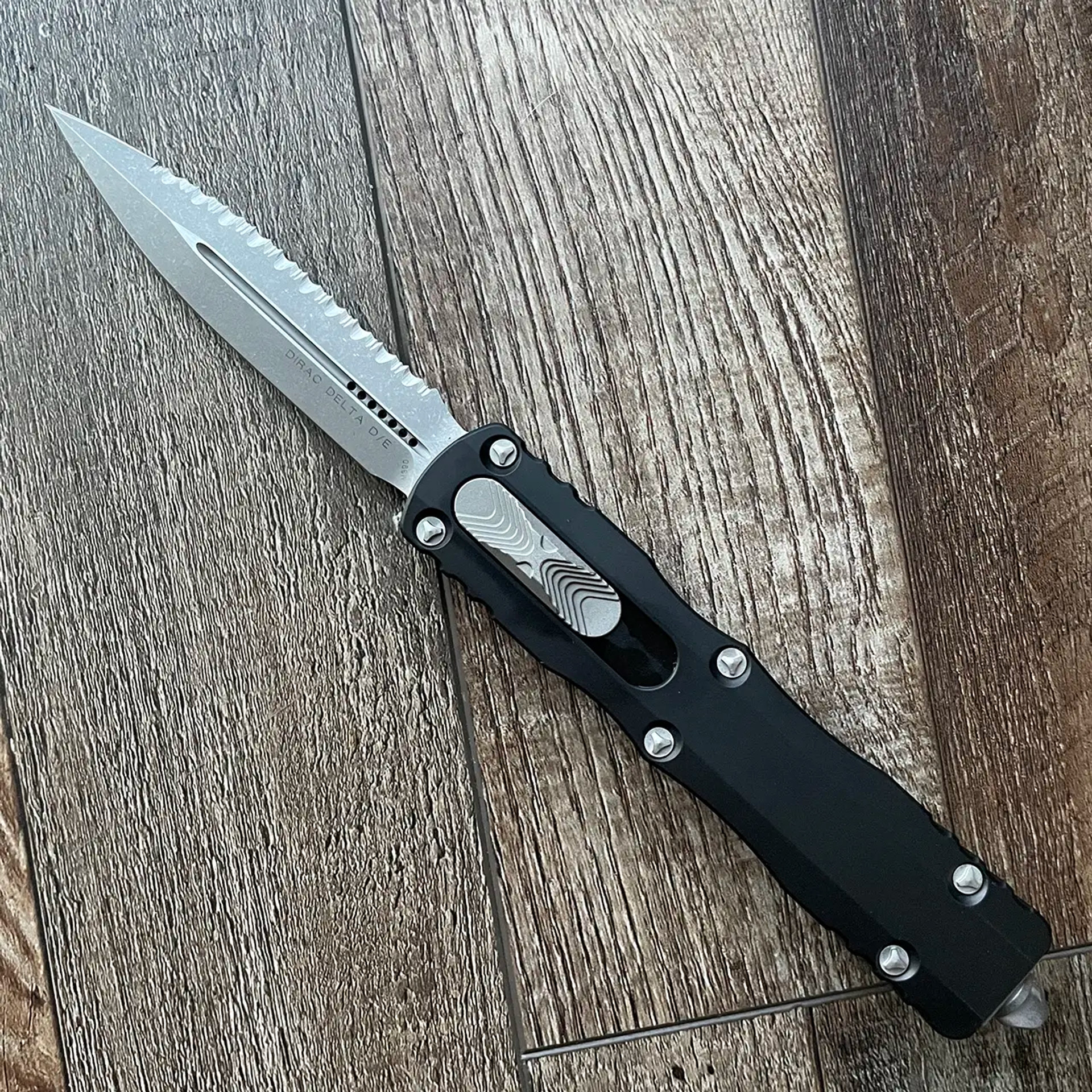 Microtech Dirac Delta De Black Apocalyptic Full Serrated 227 12ap