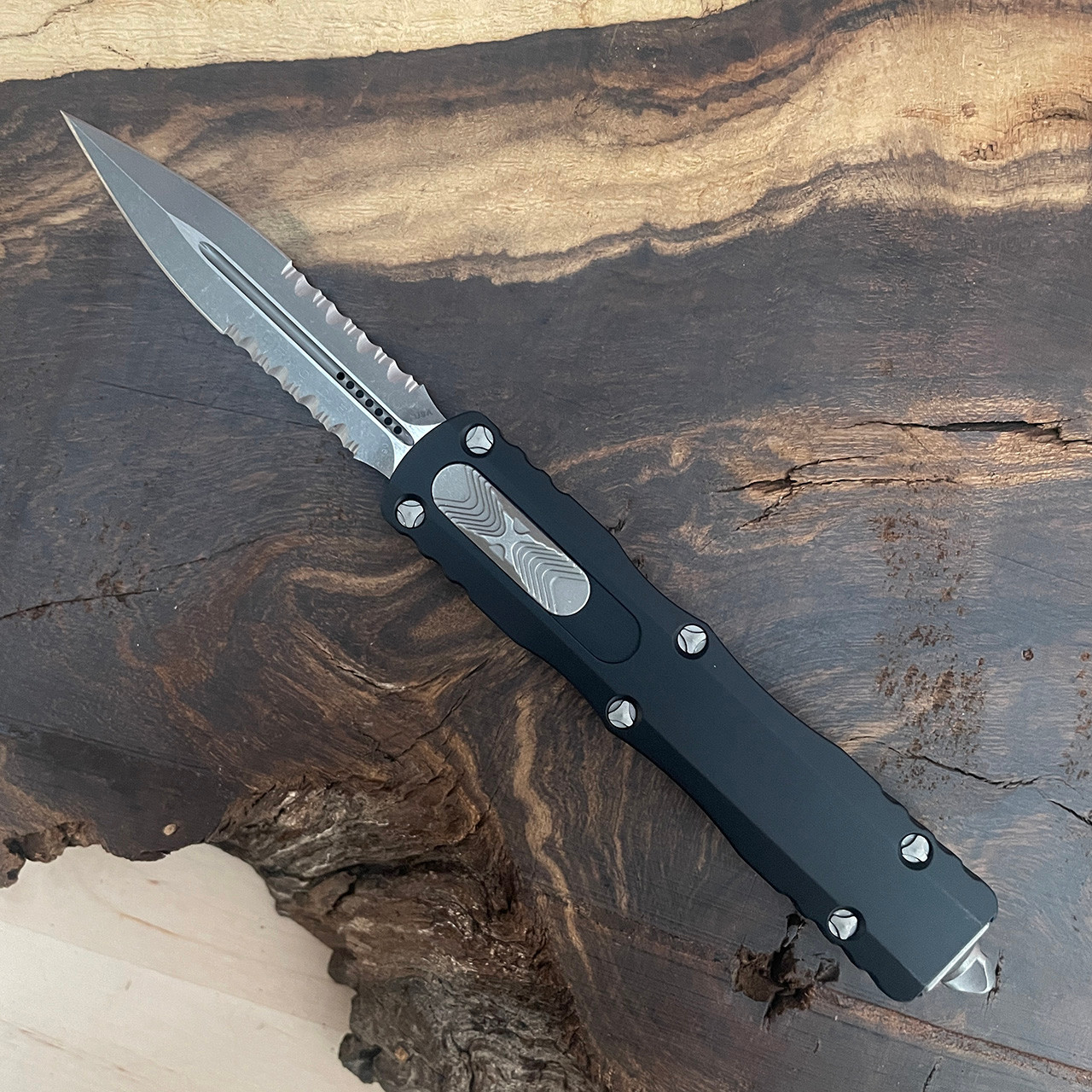 Microtech Dirac D/E Black Apocalyptic Serrated 225-11AP | American Edge ...