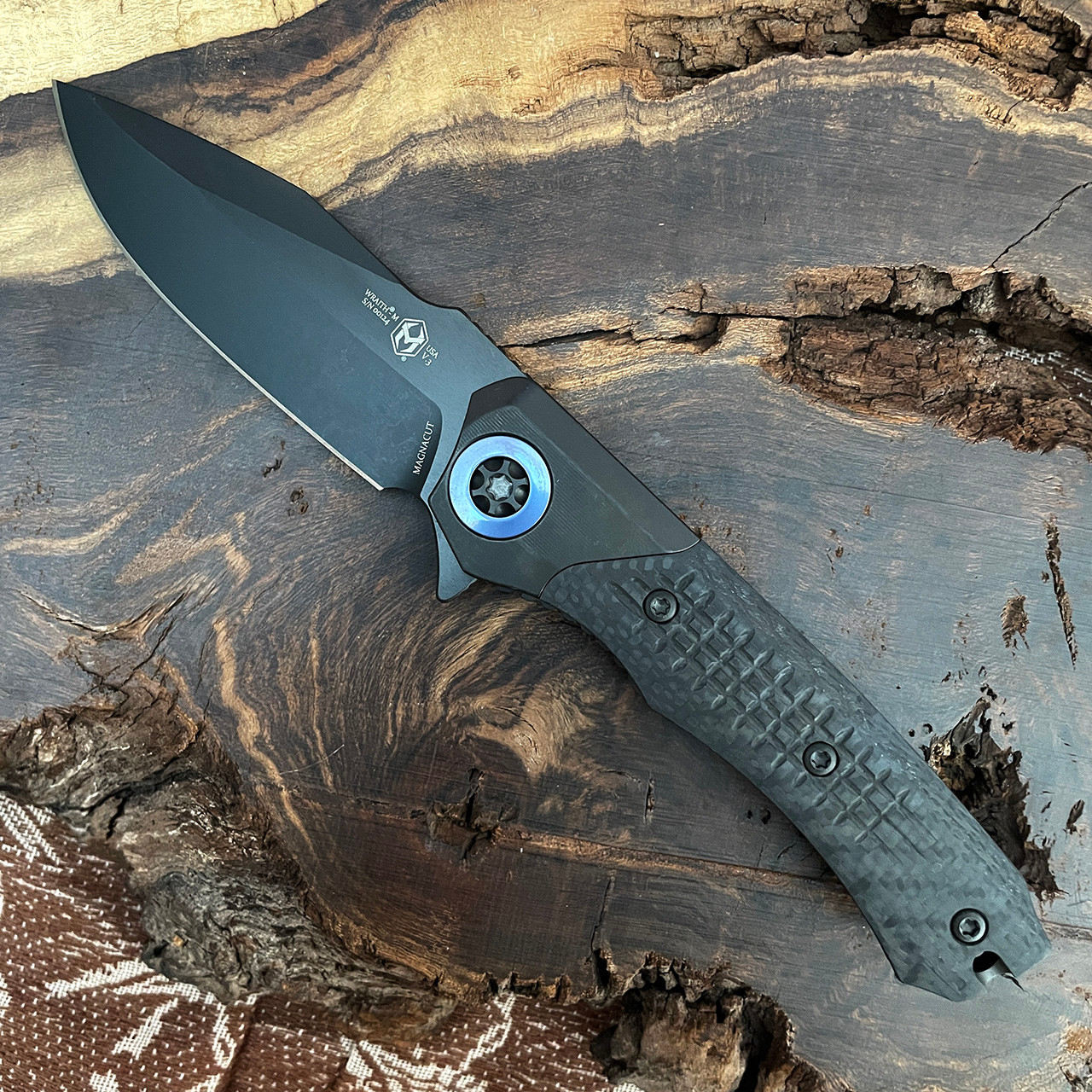 Heretic Knives Wraith Manual V3 S/E Carbon Fiber Handle DLC Serrated ...