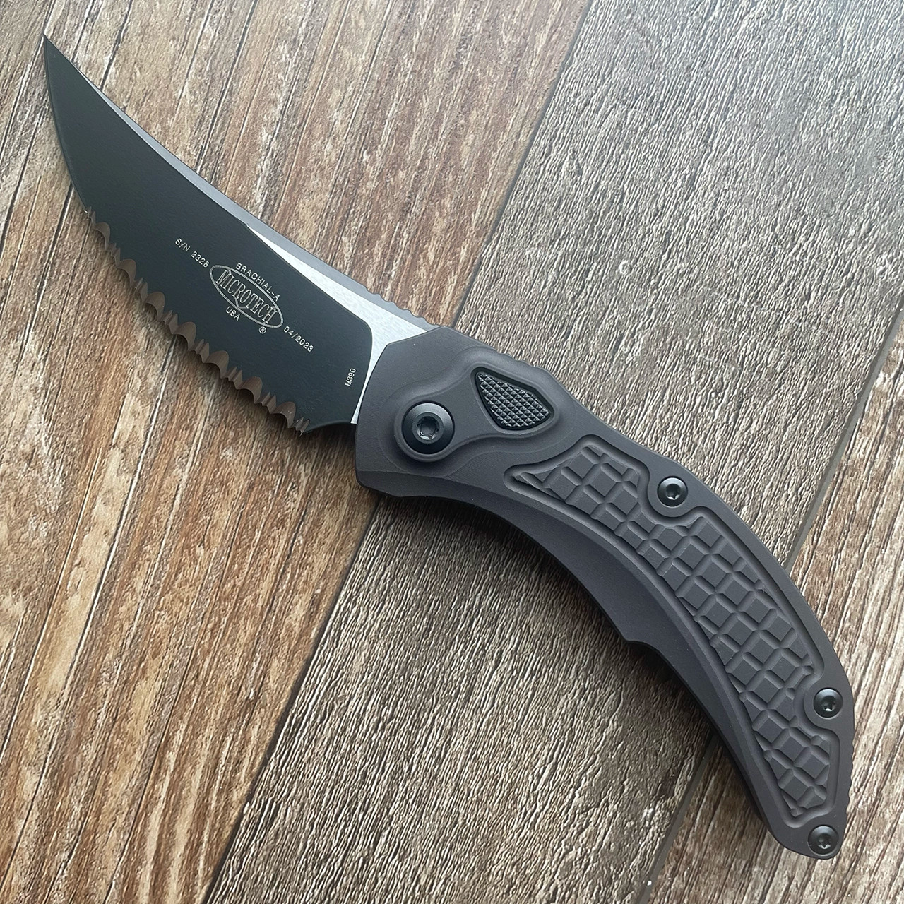 Microtech Bastinelli Brachial Auto S/E Black Tactical Full Serrated ...