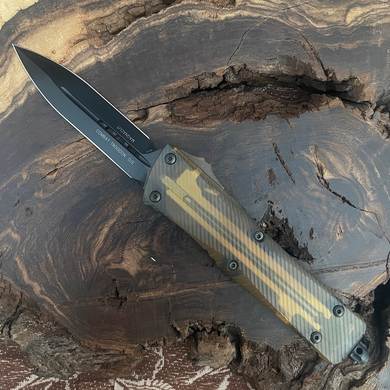 Microtech Combat Troodon D/E Fluted Ultem Top and Button DLC Magnacut ...