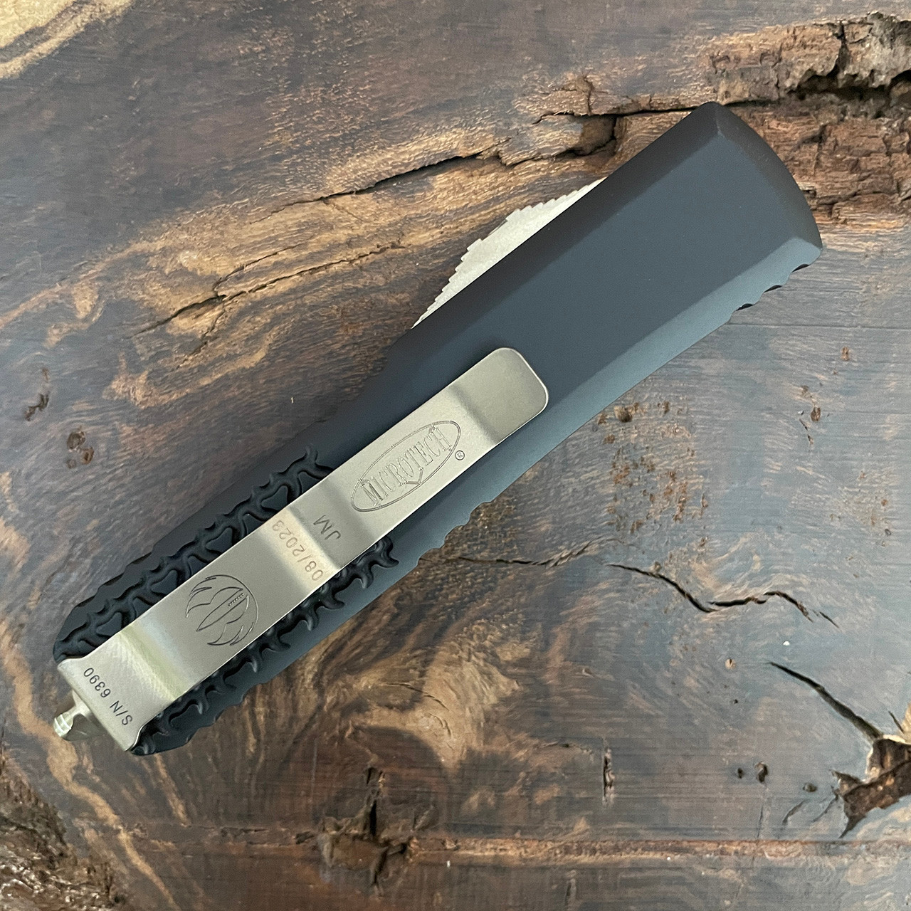 Microtech UTX-85 D/E Jedi Master Green Full Serrated Signature Series ...