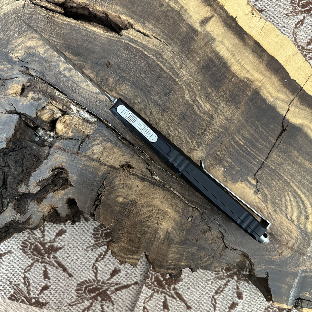 Microtech Combat Troodon D/E Black Satin Full Serrated 142-6 (Pre-Owned ...