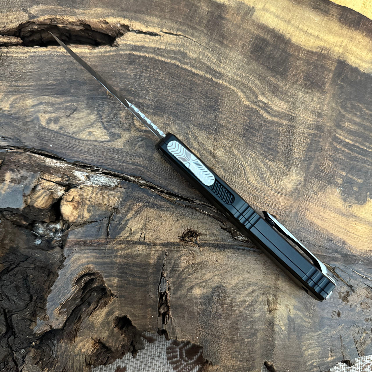 Microtech Hera II Mini Bayonet Black Apocalyptic Full Serrated 1701M ...