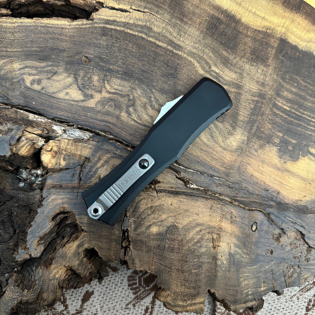 Microtech Hera II Mini Bayonet Black Apocalyptic Full Serrated 1701M ...