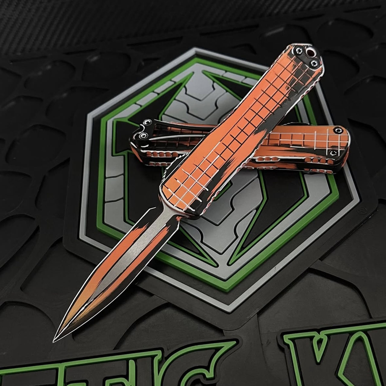 Heretic Knives Manticore E D/E Orange Cel Shade Grenade Grip Handle Cel Shade Blade H028F-CS-OR ...