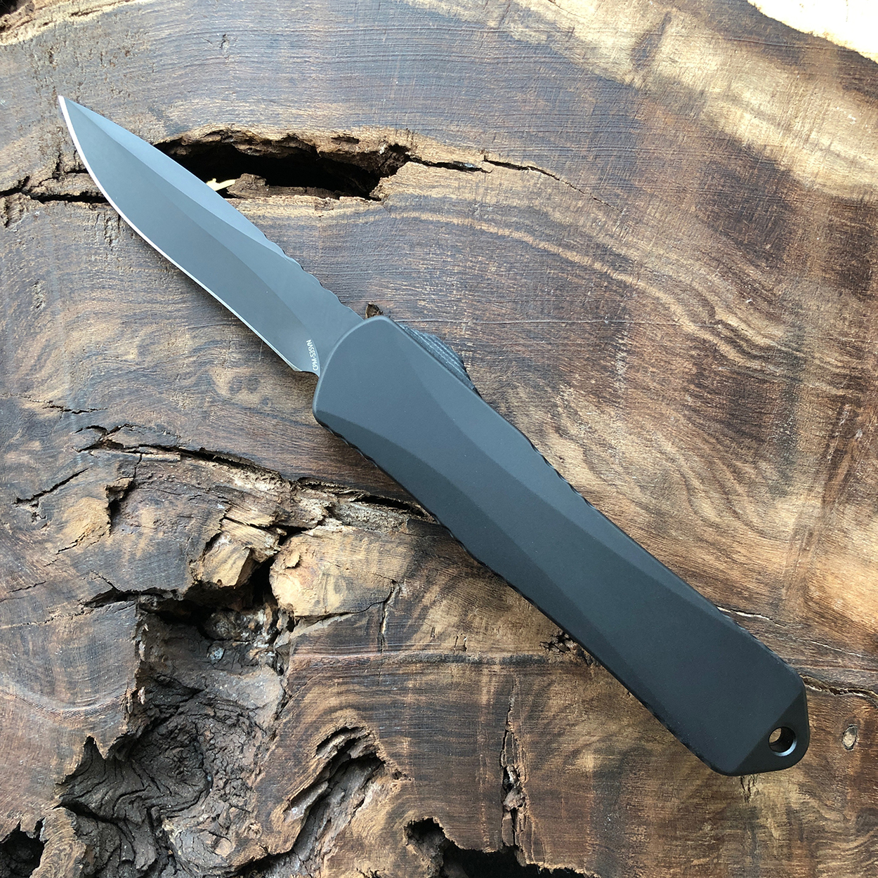 Heretic Knives Manticore E Recurve Black Tactical Handle DLC Blade H029-6A-T | American Edge Knives