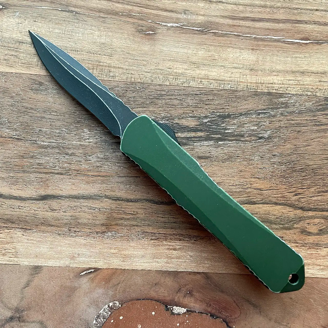 Heretic Knives Manticore S Recurve Battleworn Green Battleworn Black ...