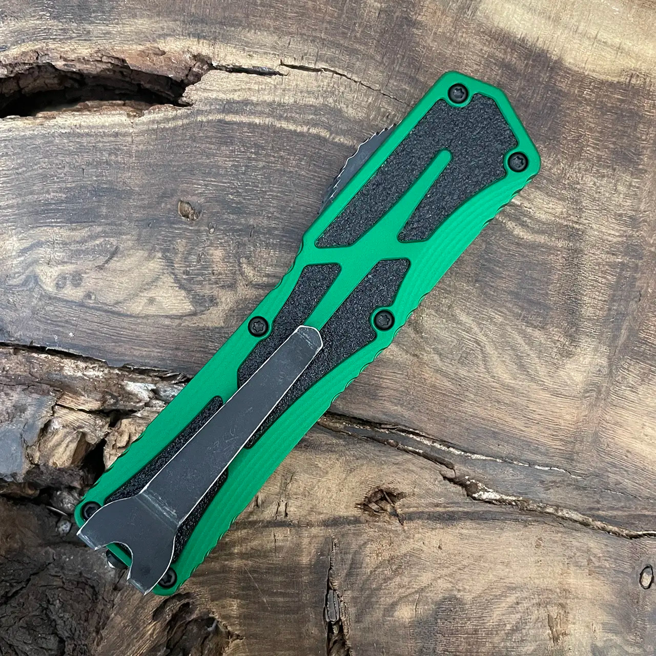 Heretic Knives Colossus T/E Green Handle w/ Black Grip Inlays Two Tone Battle Black Standard ...