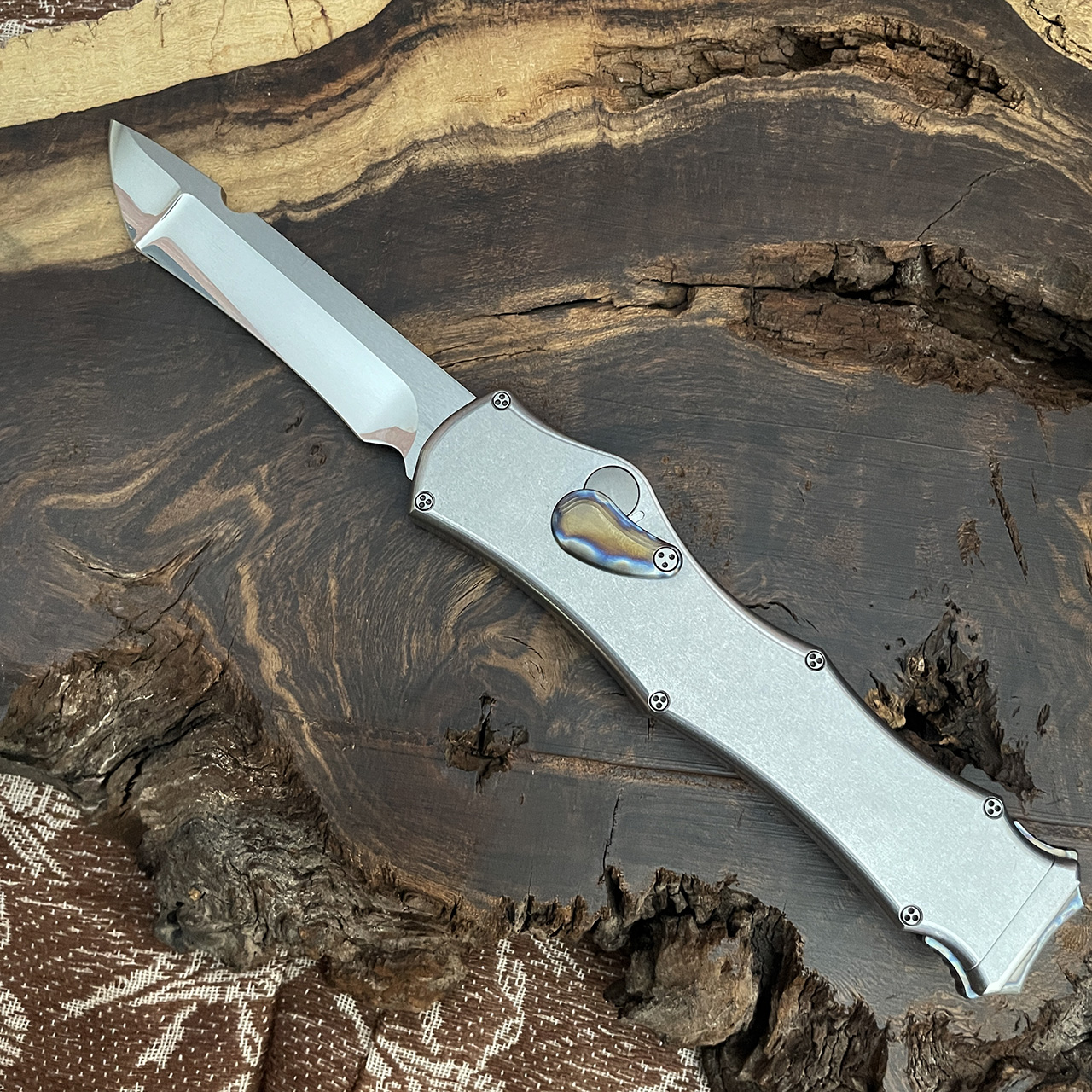 Heretic Knives Custom Hydra Prototype OTF Auto Recurve Royalloy Stainless Steel Handle w/ Flamed ...