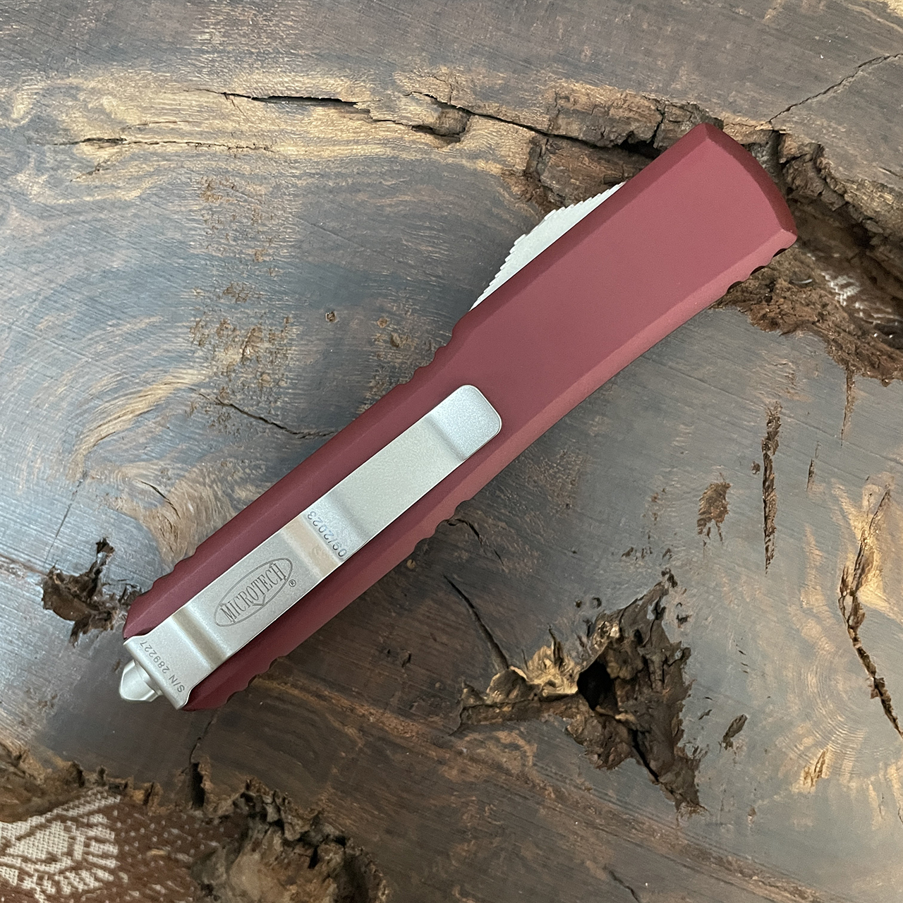 Microtech Ultratech D/E Merlot Stonewash Full Serrated 122-12MR | American Edge Knives