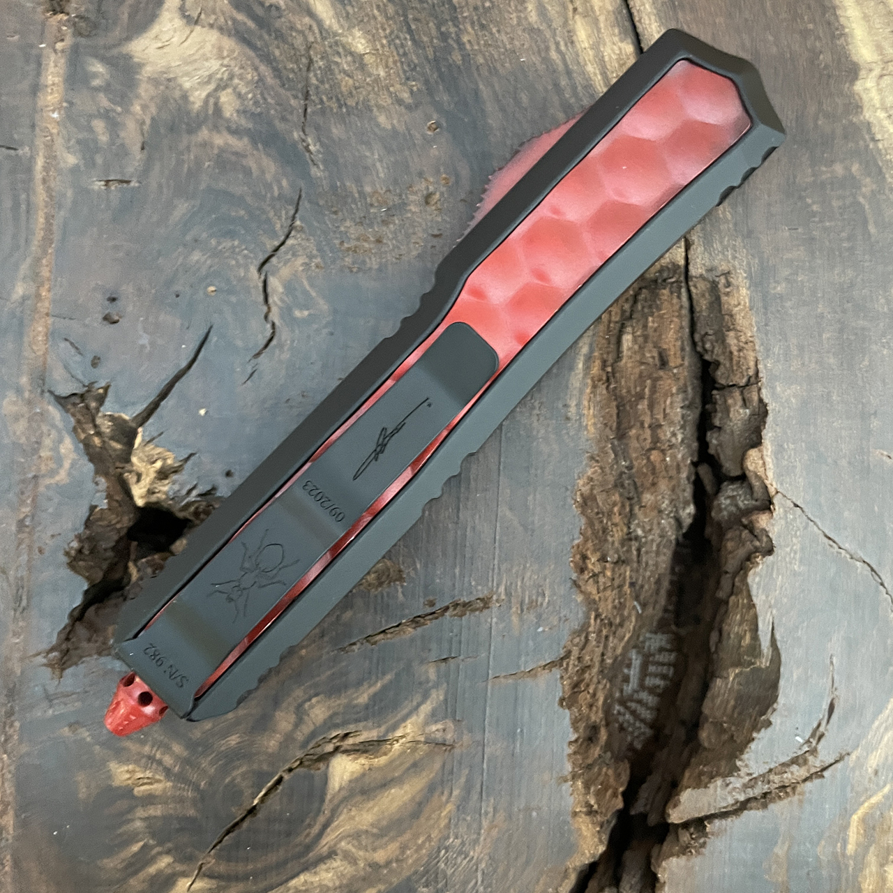Microtech Makora D/E Weathered Red Bubble Inlay Weathered Red Standard ...