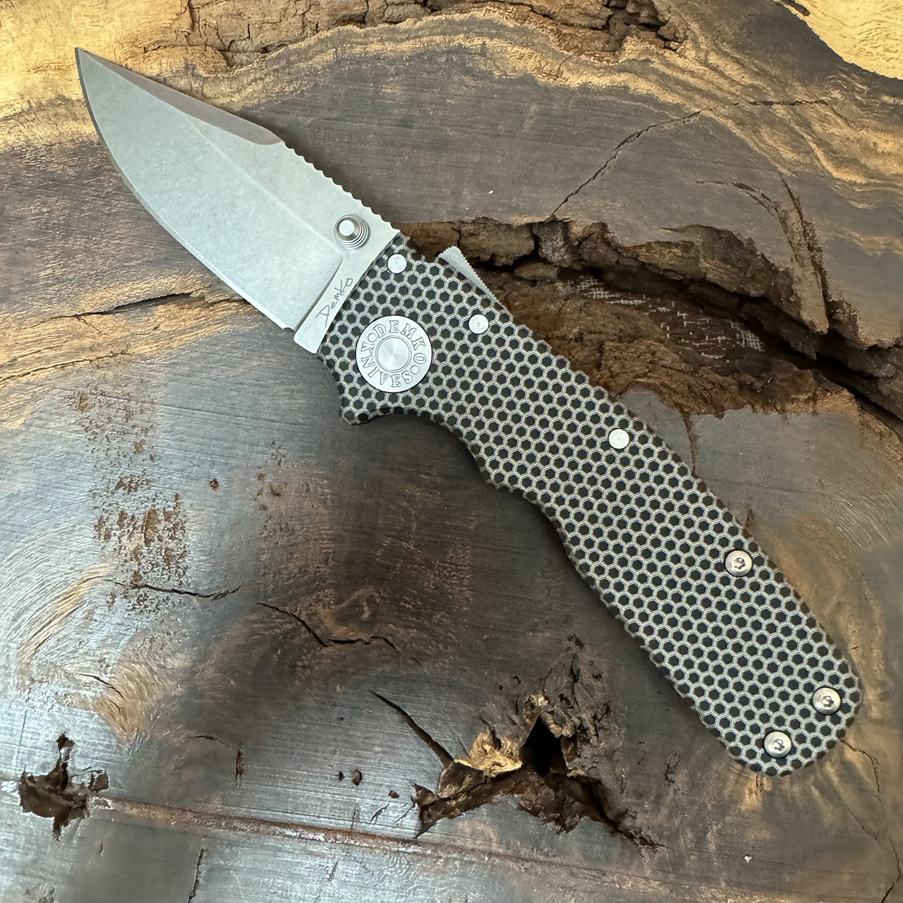 Demko AD-20.5 Shark Cub Shark Lock Hex Pattern Black Aluminum Handle Stonewash Clip Point CPM ...