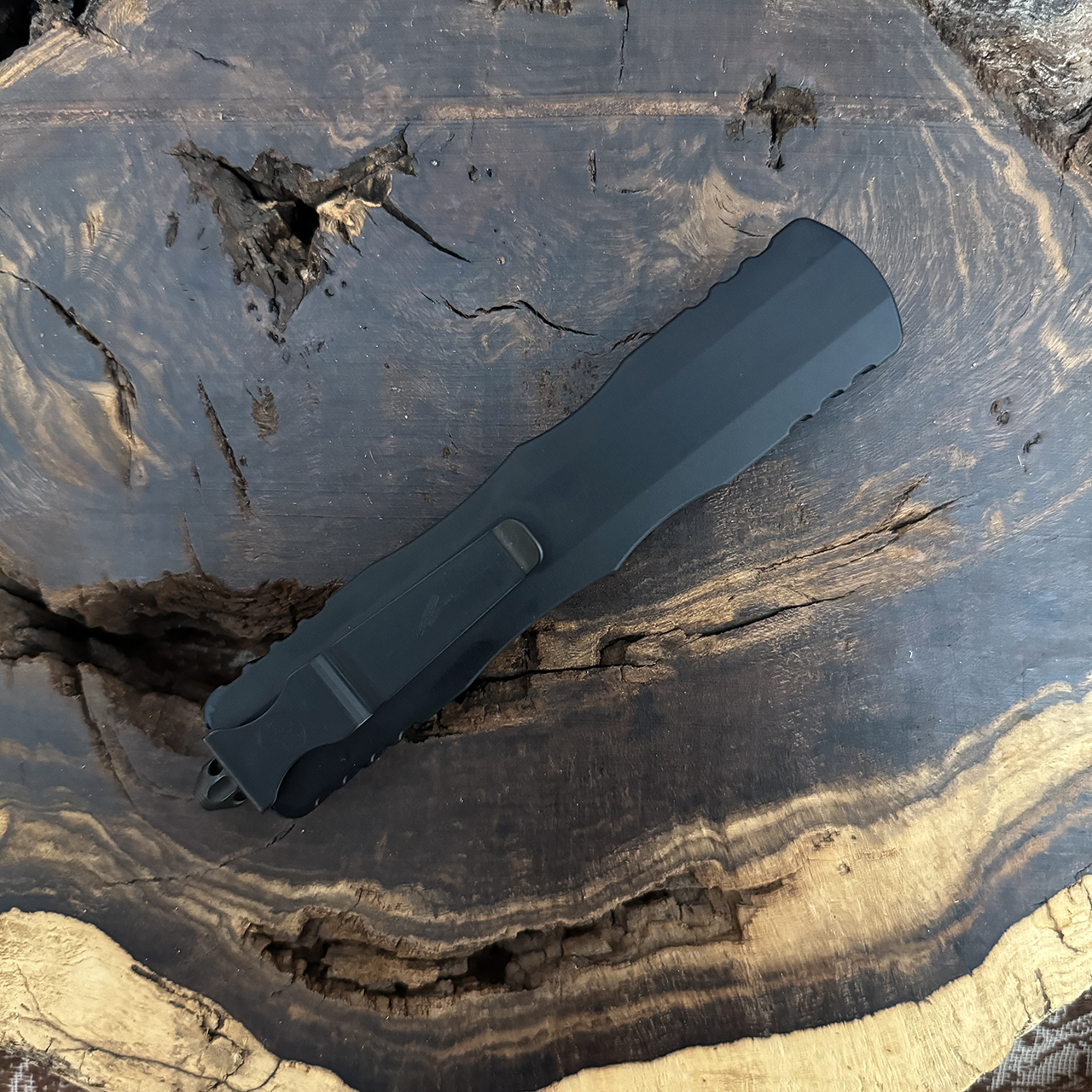 Microtech Dirac Delta D/E Shadow DLC Serrated DLC Hardware Signature ...