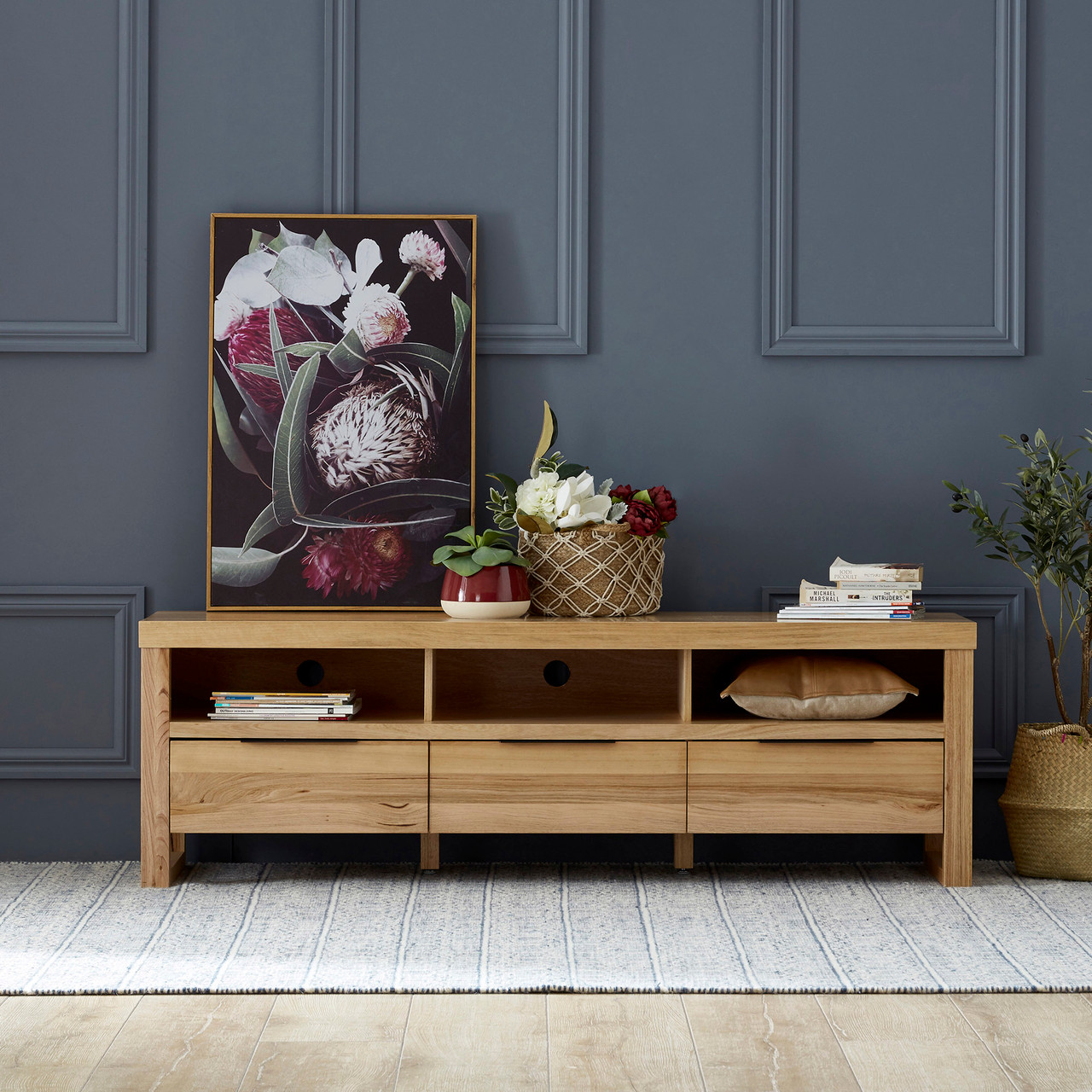 Kennedy entertainment unit small | Focus on Furniture