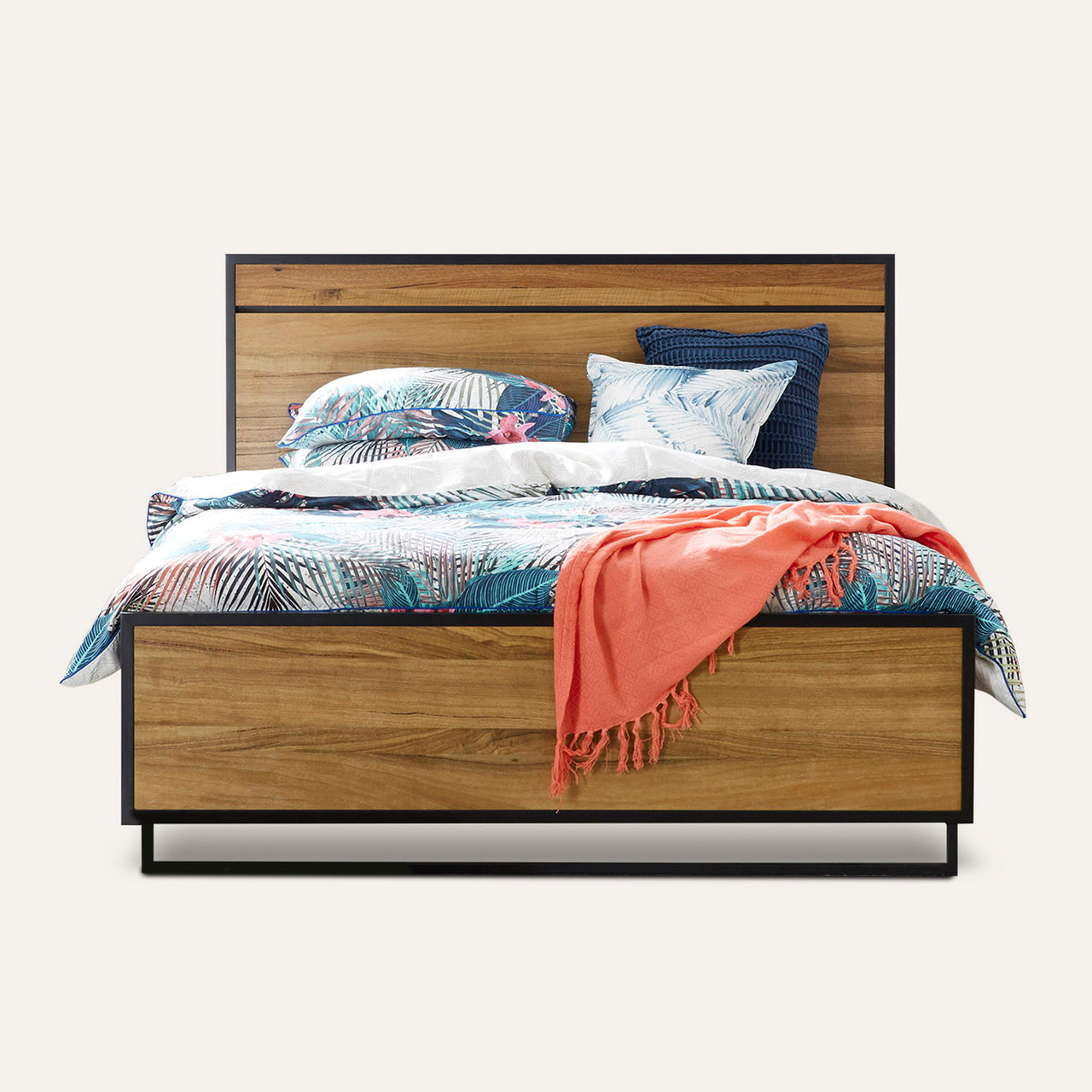 Esperance bed | Focus on Furniture
