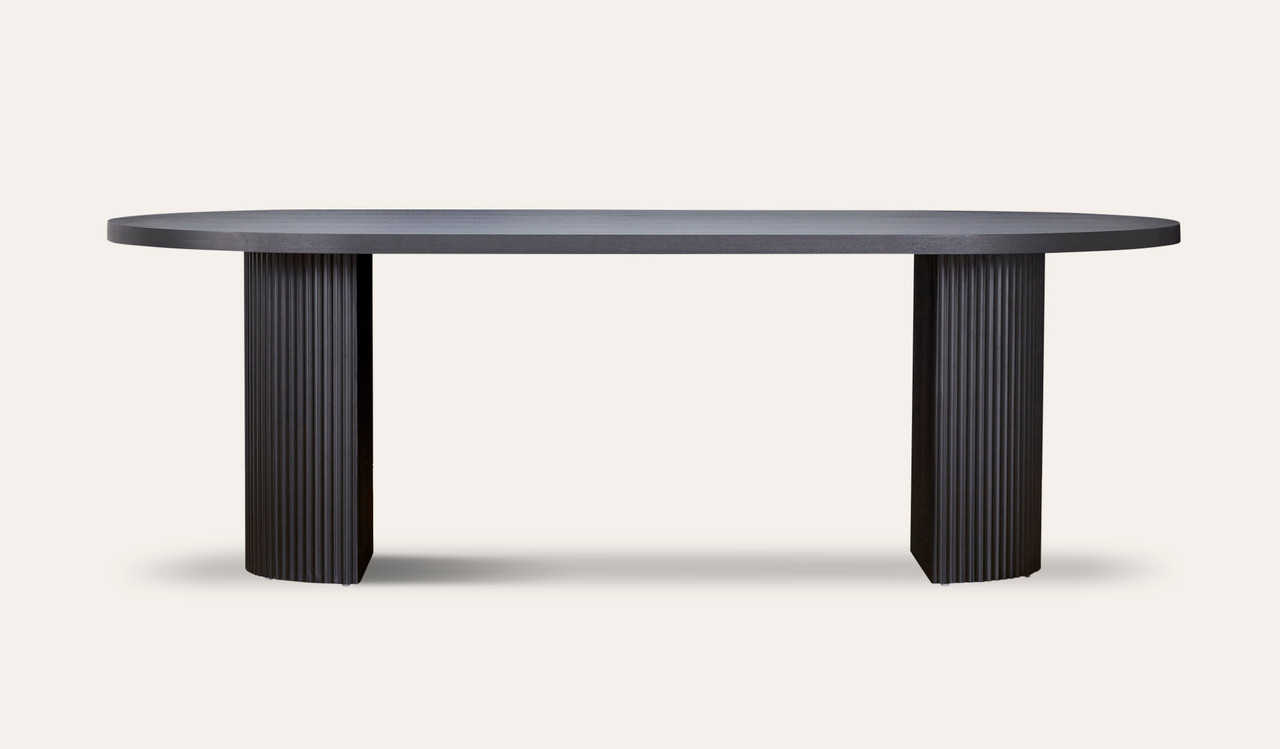 Eclipse dining table | Focus on Furniture