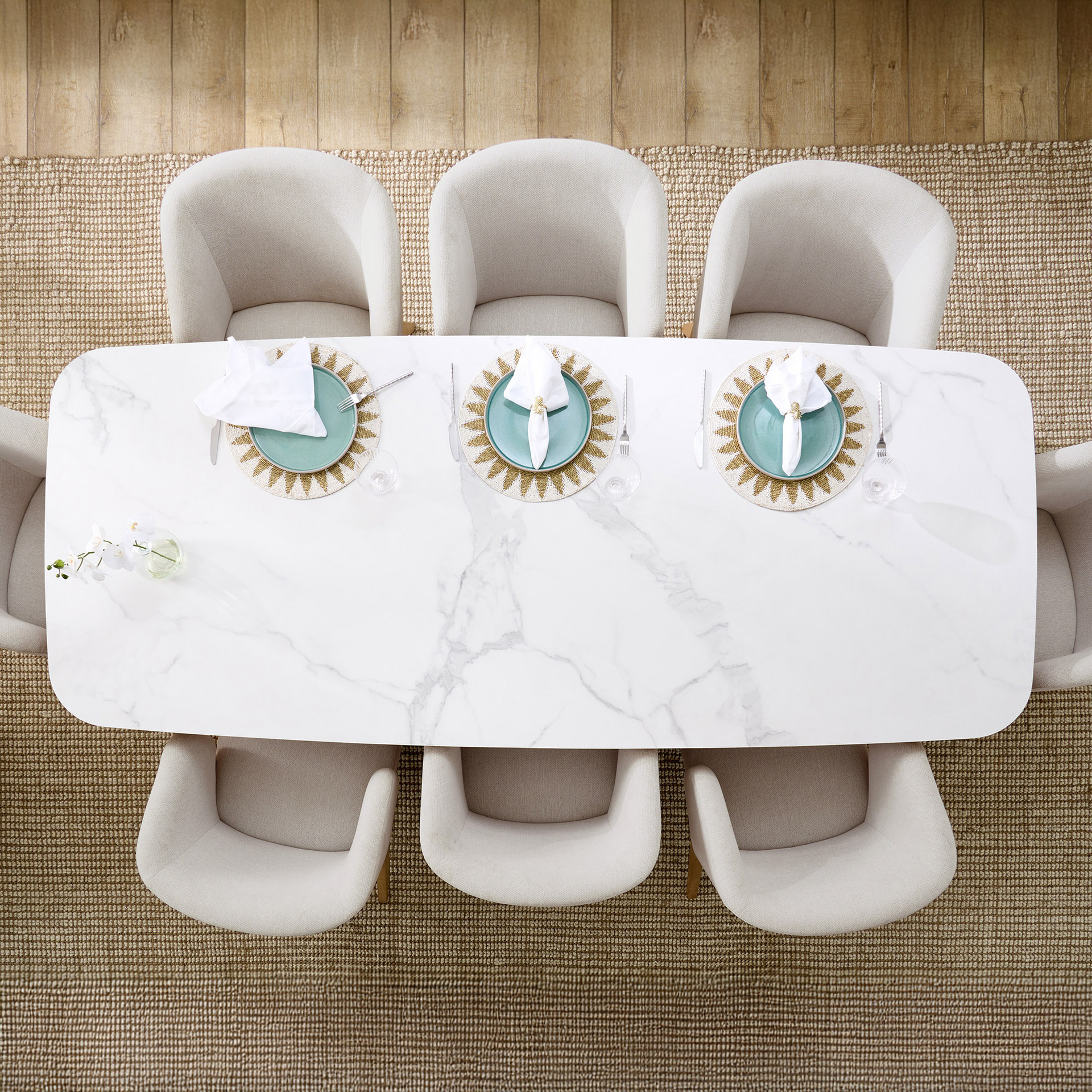 Cara dining table | Focus on Furniture