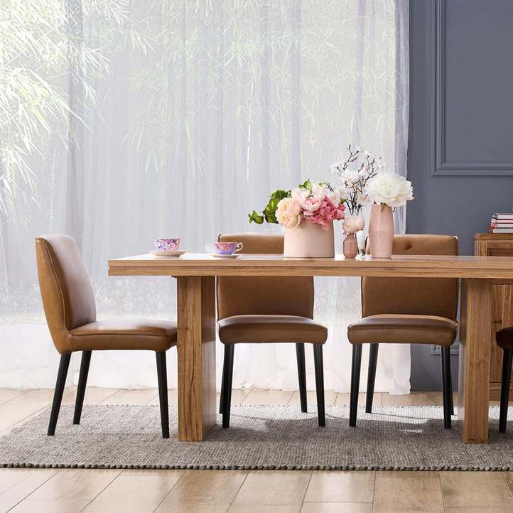 Latrobe dining table | Focus on Furniture