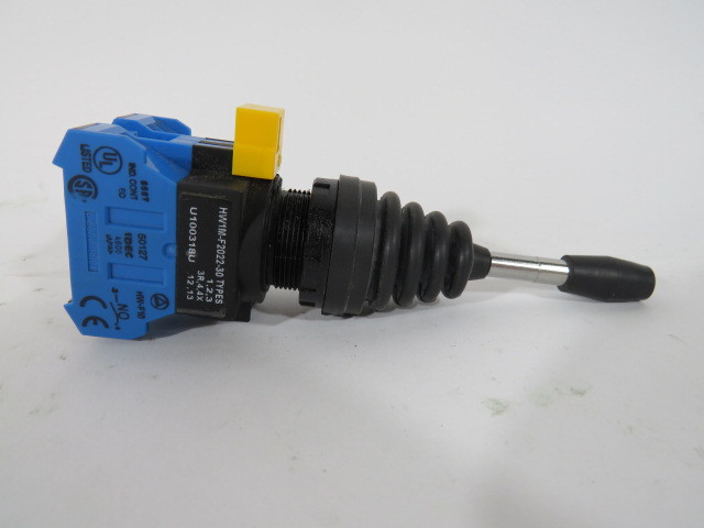 IDEC HW1M-F2022-30 Spring Lever Switch 3-Position USED - Industrial ...